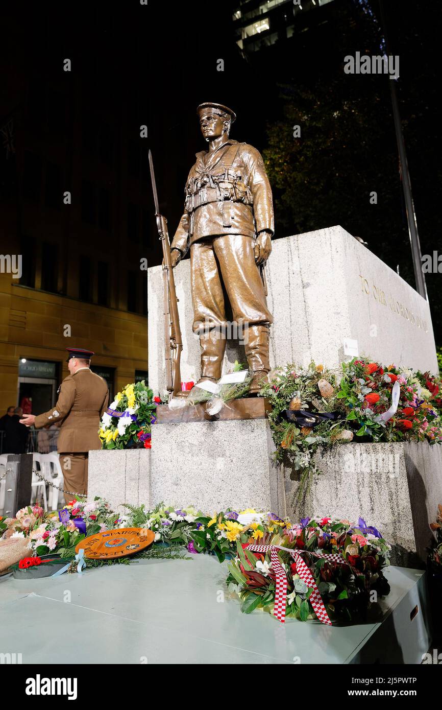 Sydney, Australia. 25th Apr, 2022. A statue of a solider stands on the ...