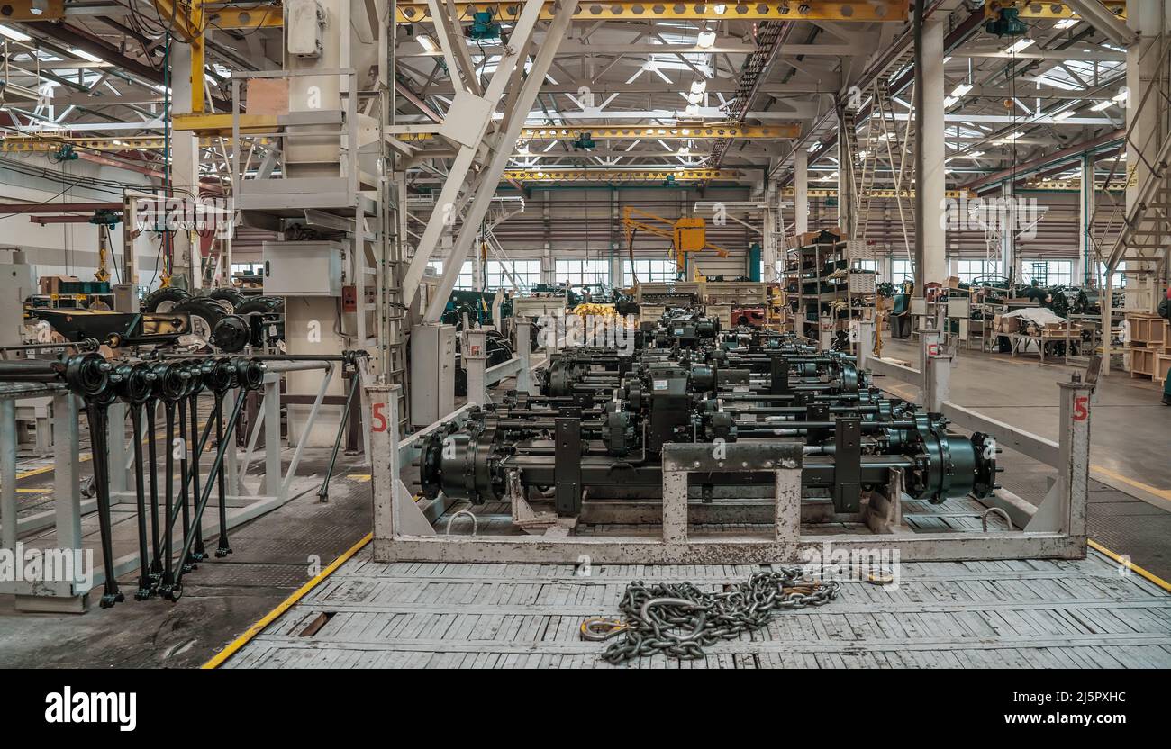 Tractor assembly shop hi-res stock photography and images - Alamy