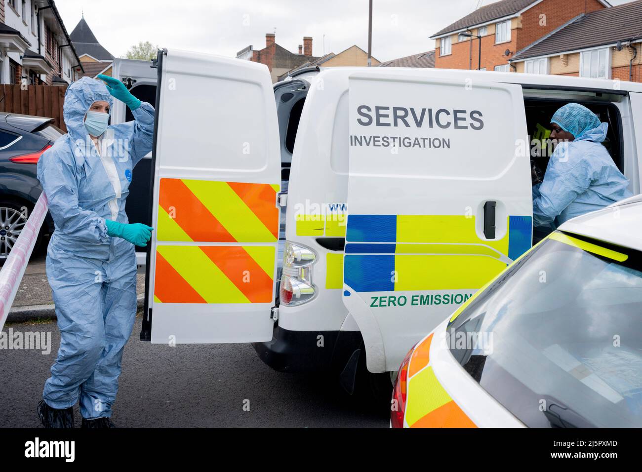 Met Police forensic crime scene officers help investigate the murders ...