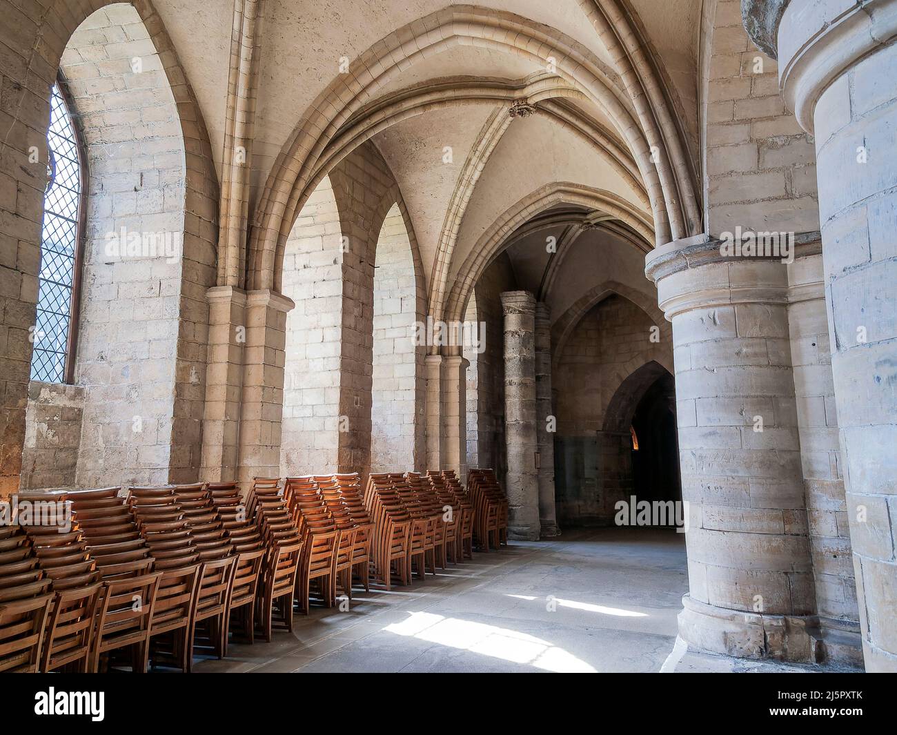 Saint thomas church crypt hi-res stock photography and images - Alamy