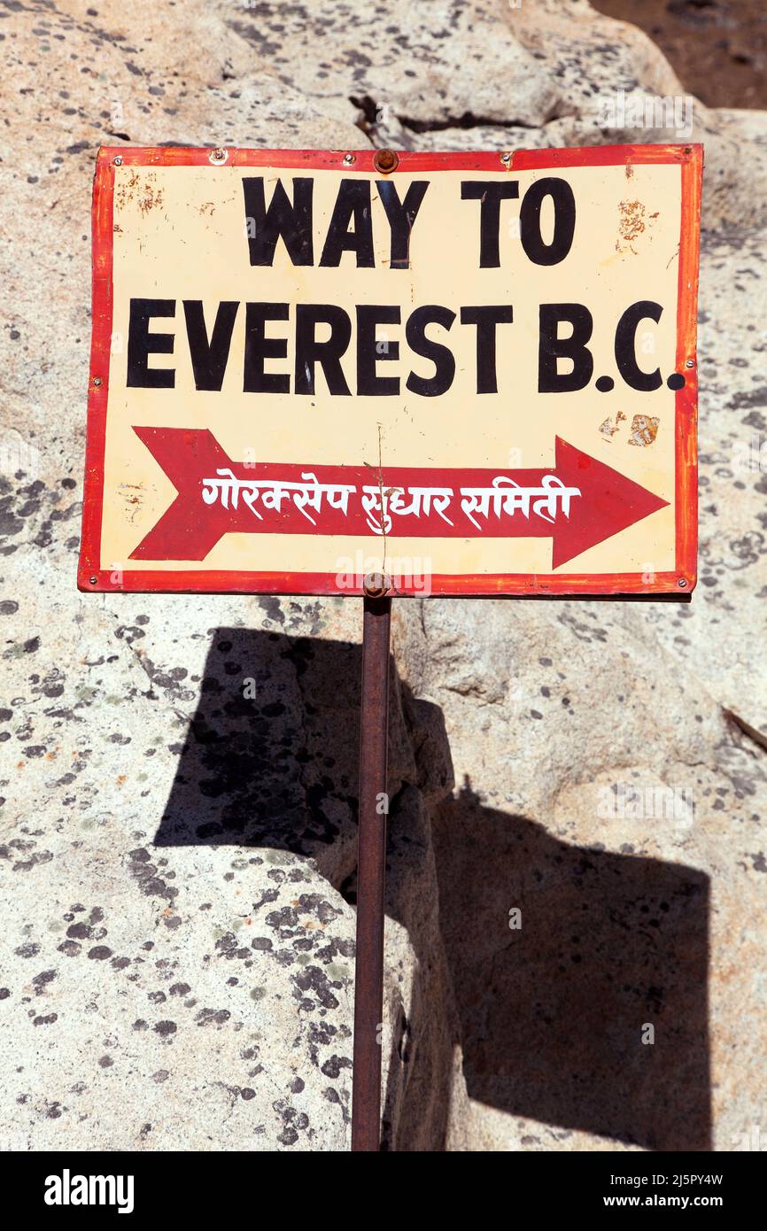 Everest base camp sign hi-res stock photography and images - Alamy