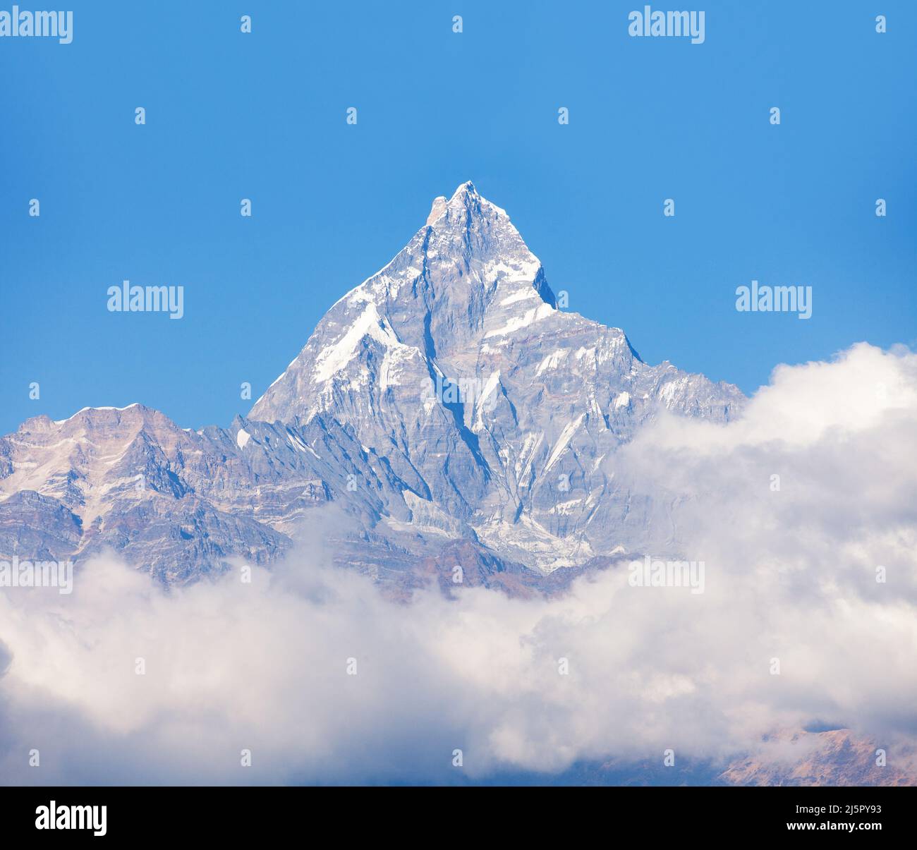 View of mount Machhapuchhre, Annapurna area, Nepal himalayas mountains ...