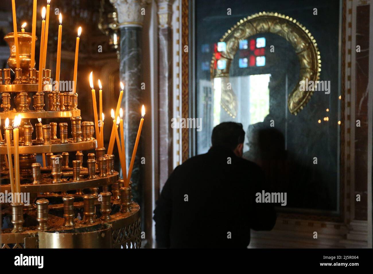 Orthodox kissing an icon hi-res stock photography and images - Alamy