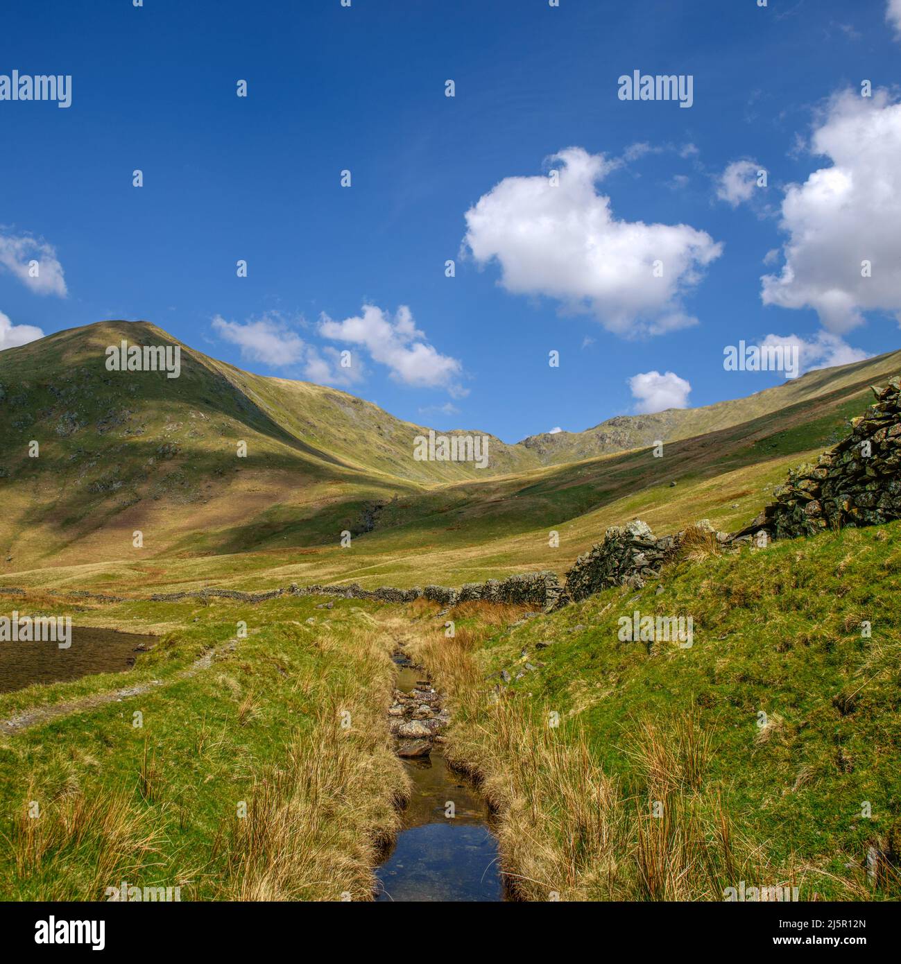 At the head of Kentmere in the Eastern Fells of lakeland Stock Photo ...