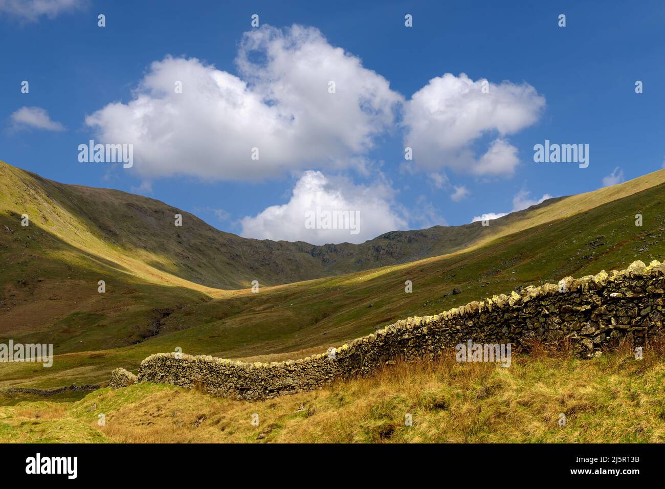 At the head of Kentmere in the Eastern Fells of lakeland Stock Photo ...