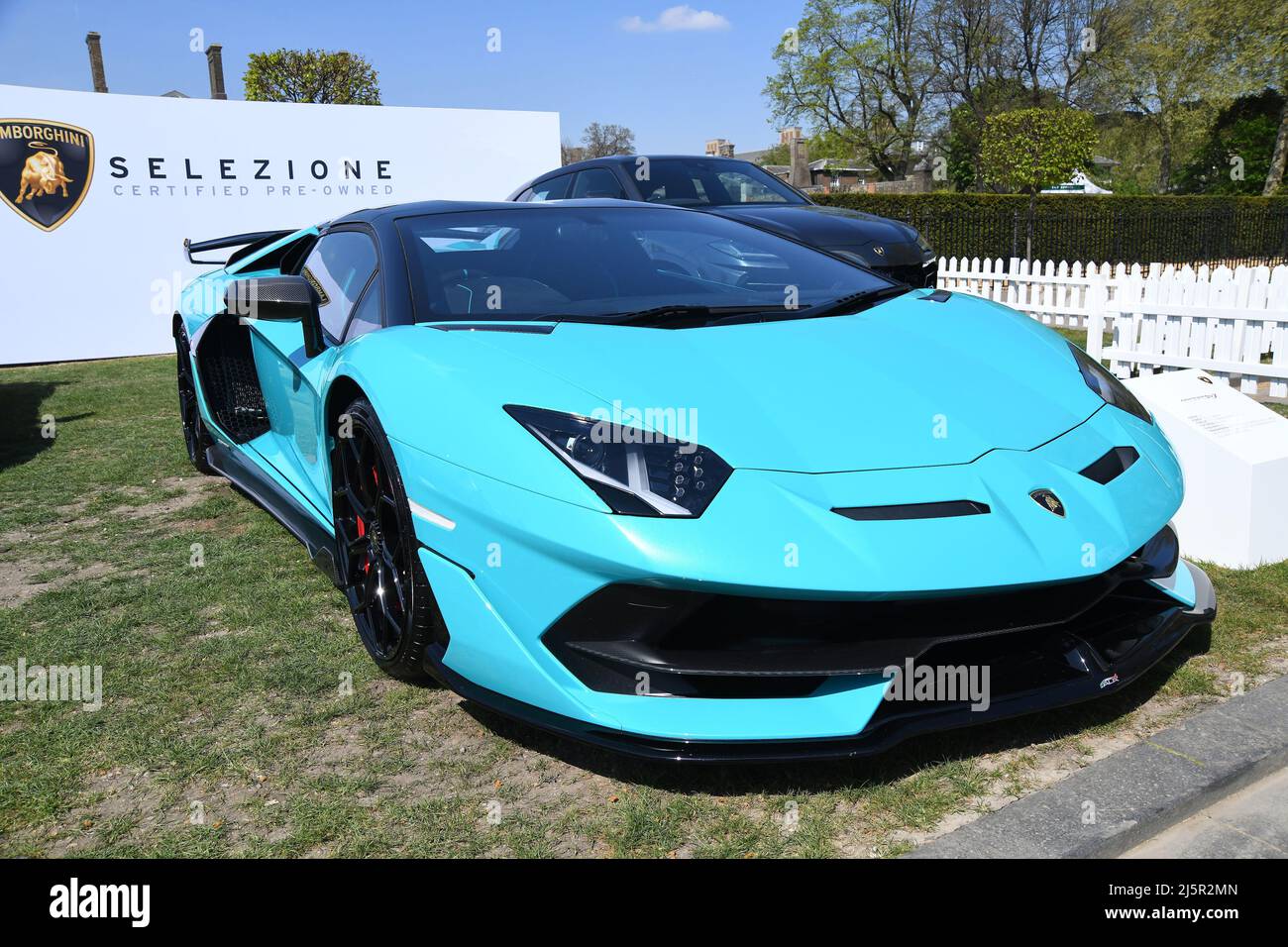 Chelsea car show in royal hospital hi-res stock photography and images ...