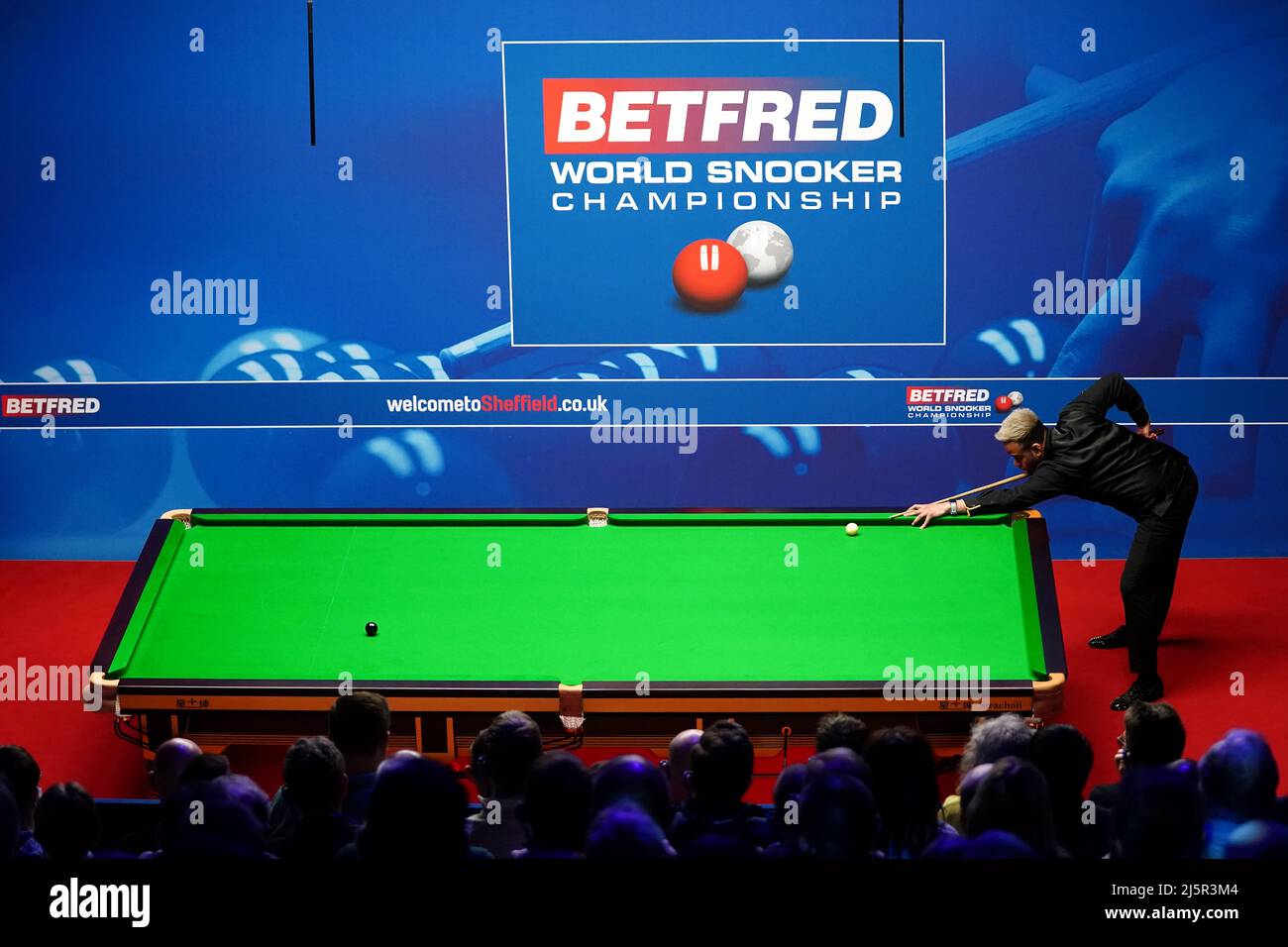 Thailand's Noppon Saengkham in action against Scotland's John Higgins ... Thailand's Noppon Saengkham in action against Scotland's John Higgins ...
