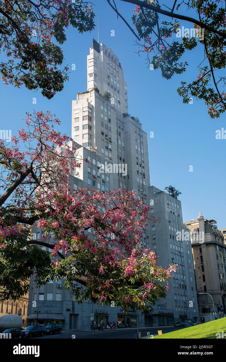 Edificio art deco hi-res stock photography and images - Alamy