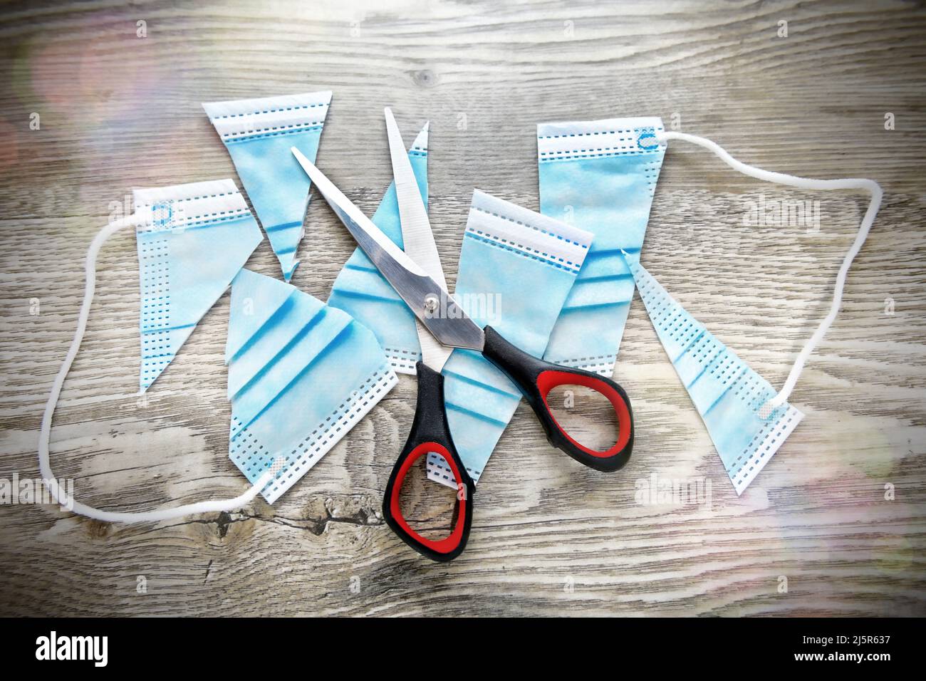 Schutzmaskenpflicht hi-res stock photography and images - Alamy