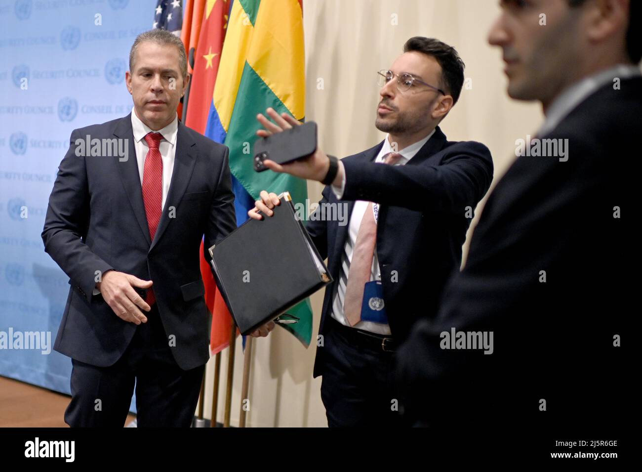 New York, USA. 25th Apr, 2022. Ambassador Gilad Erdan (l), Permanent ...