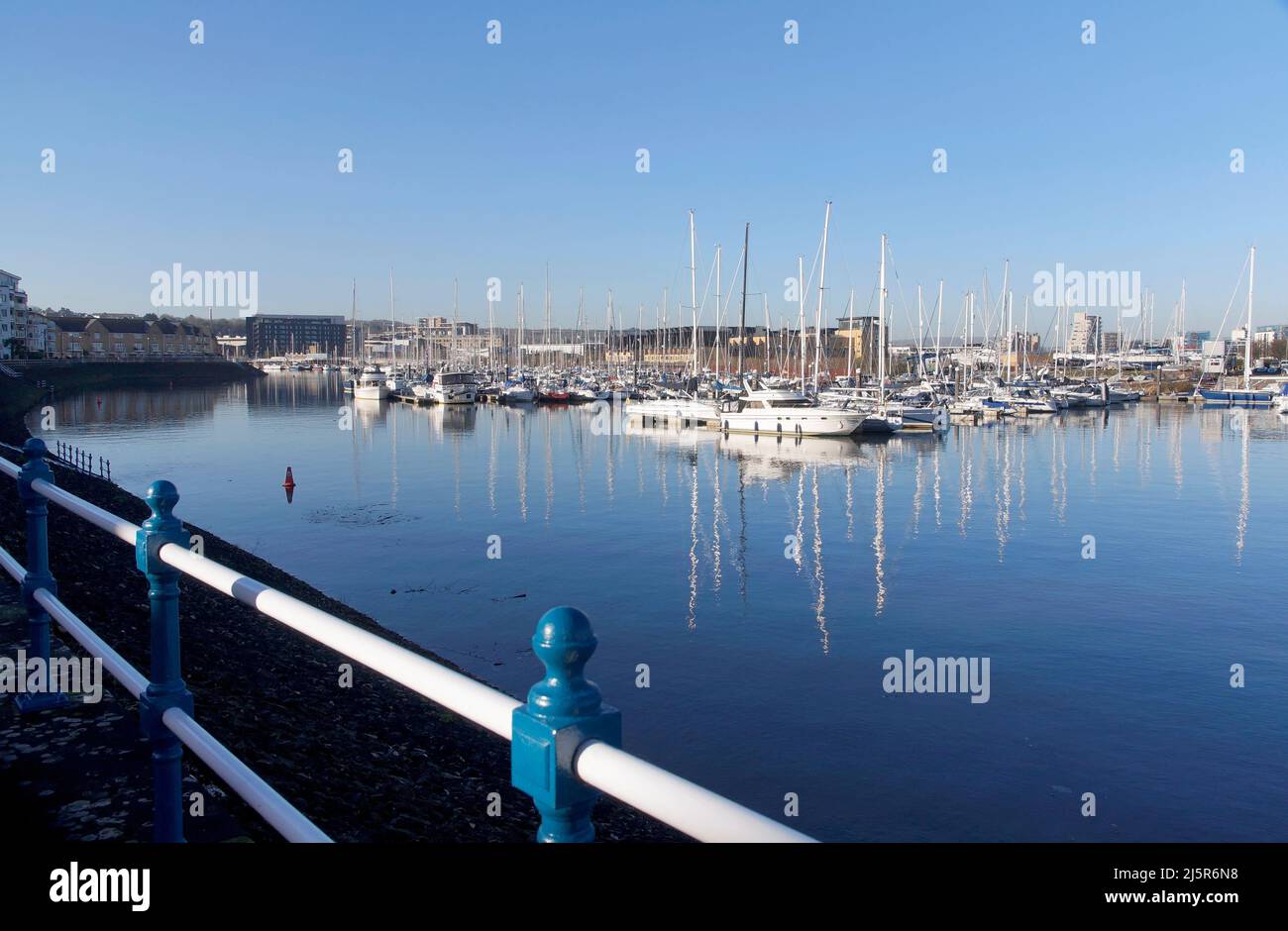 Cardiff yacht club hi-res stock photography and images - Alamy