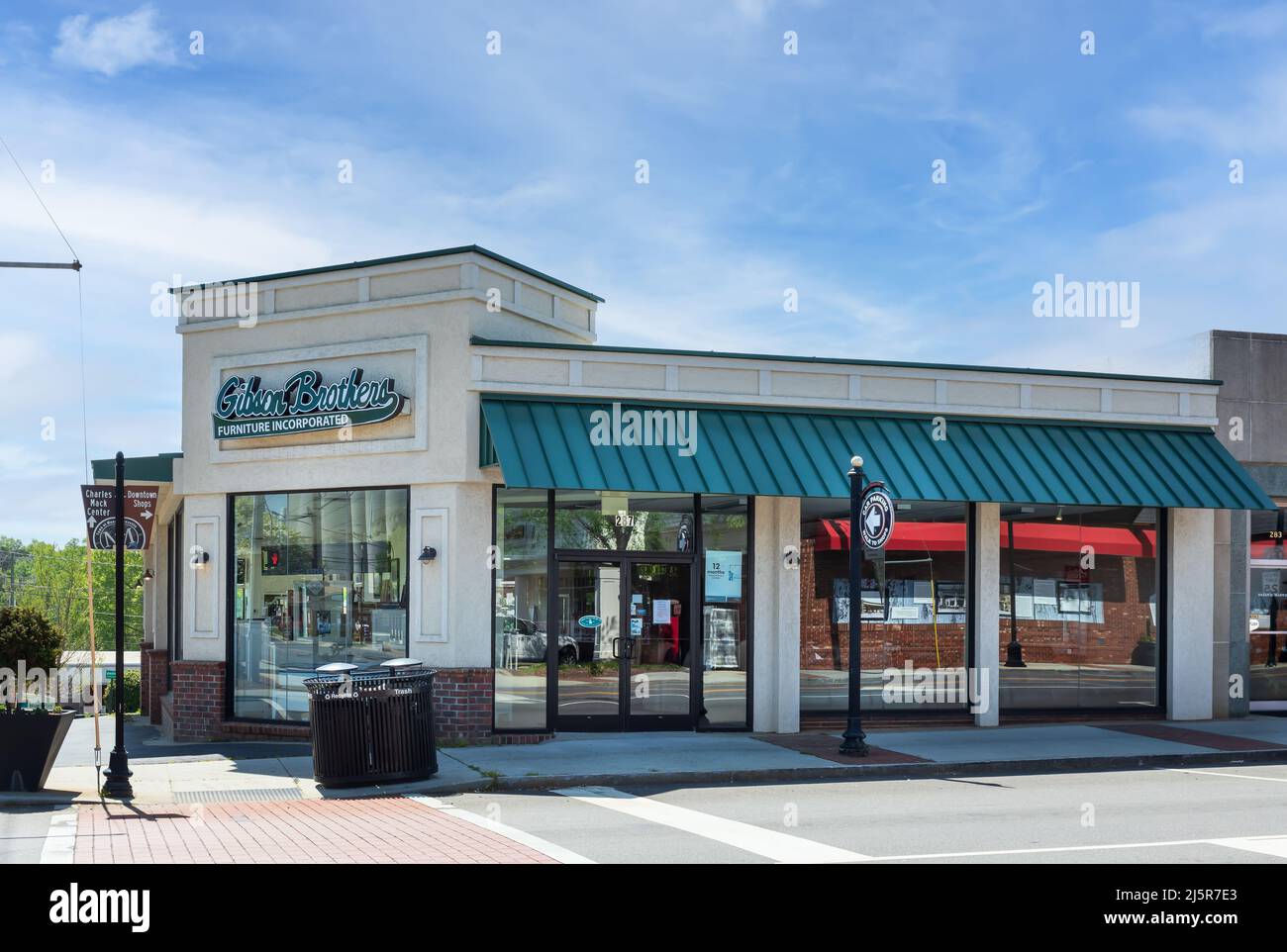 Display windows hi-res stock photography and images - Alamy