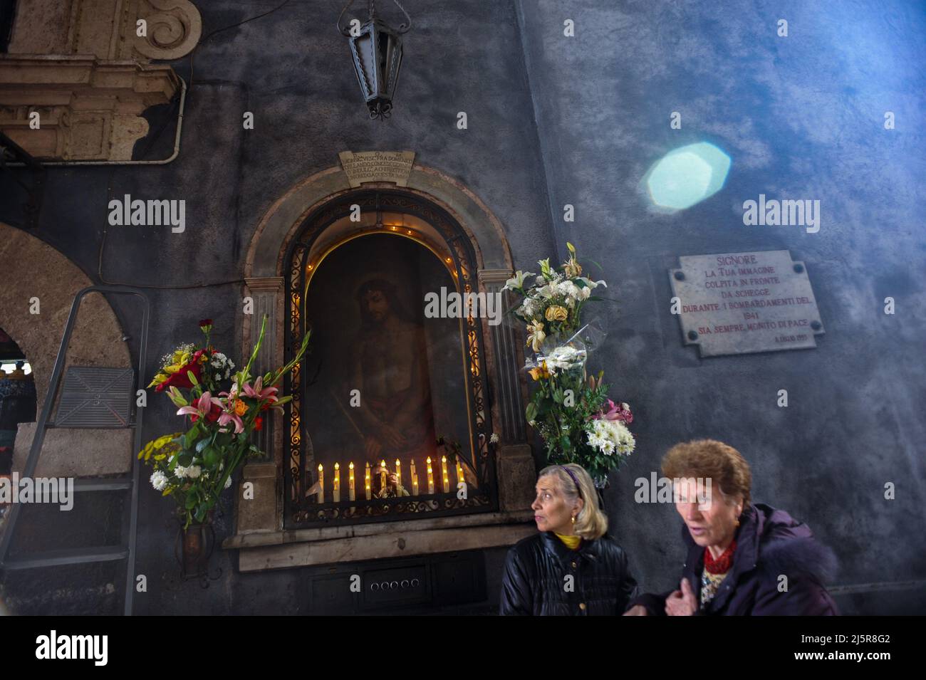 The aedicule hi-res stock photography and images - Alamy