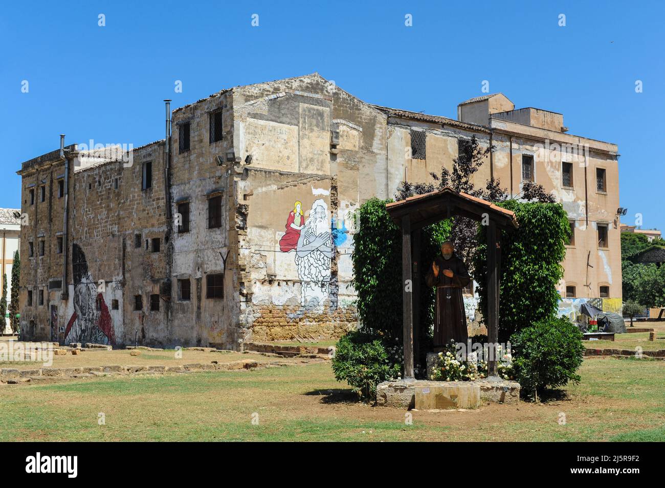 Palermo, Italy 20/07/2012: Piazza Magione, statue of Padre Pio. Kalsa ...