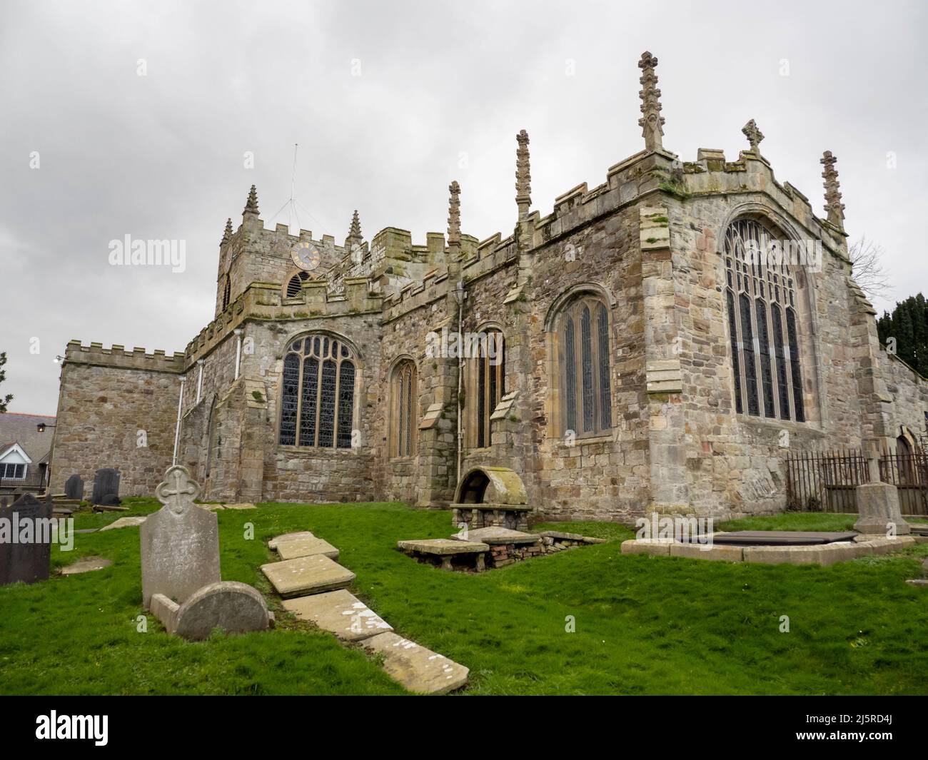 St mary and st nicholas church anglesey hi-res stock photography and ...