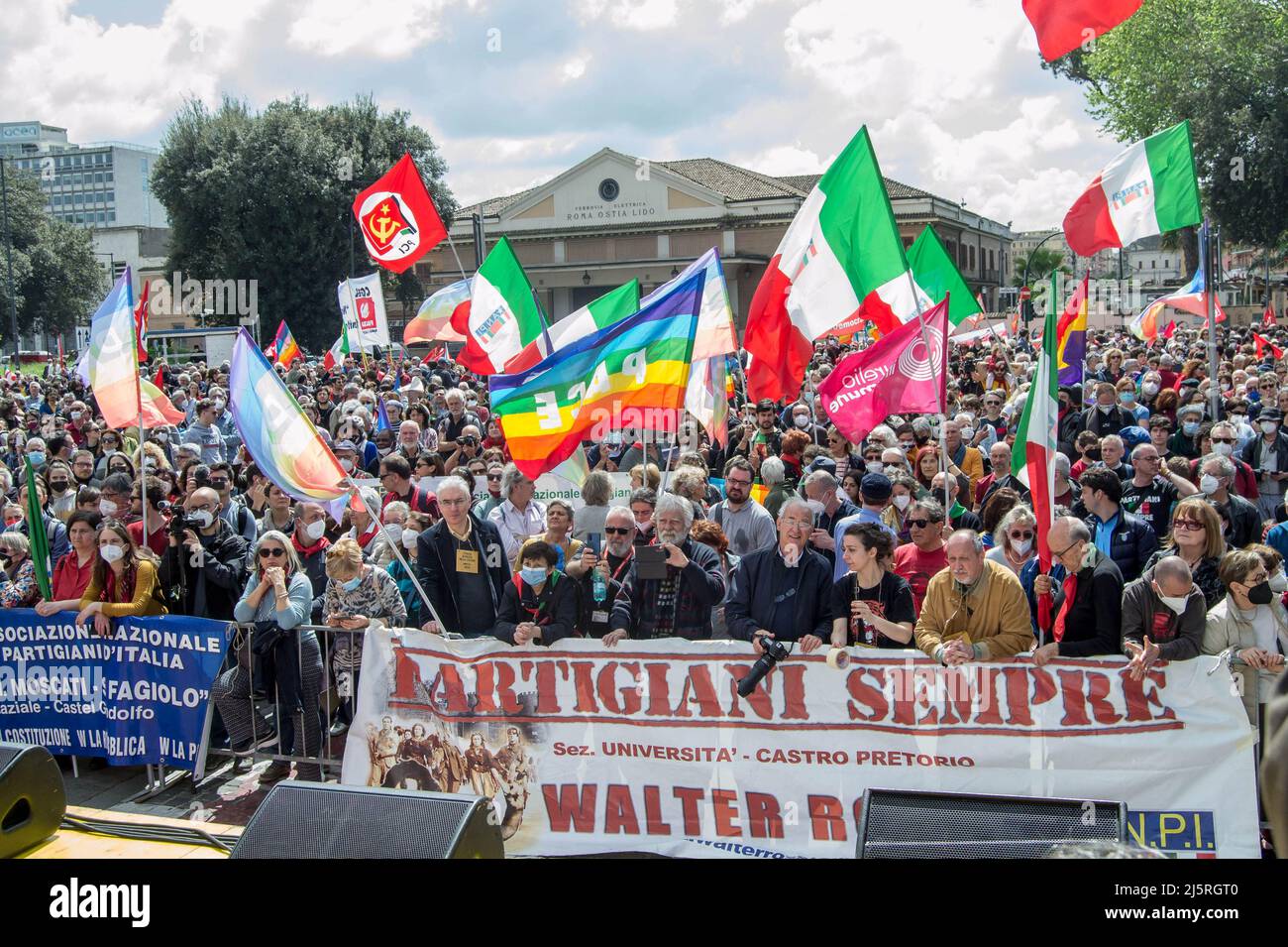 1945 partisans italy hi-res stock photography and images - Alamy