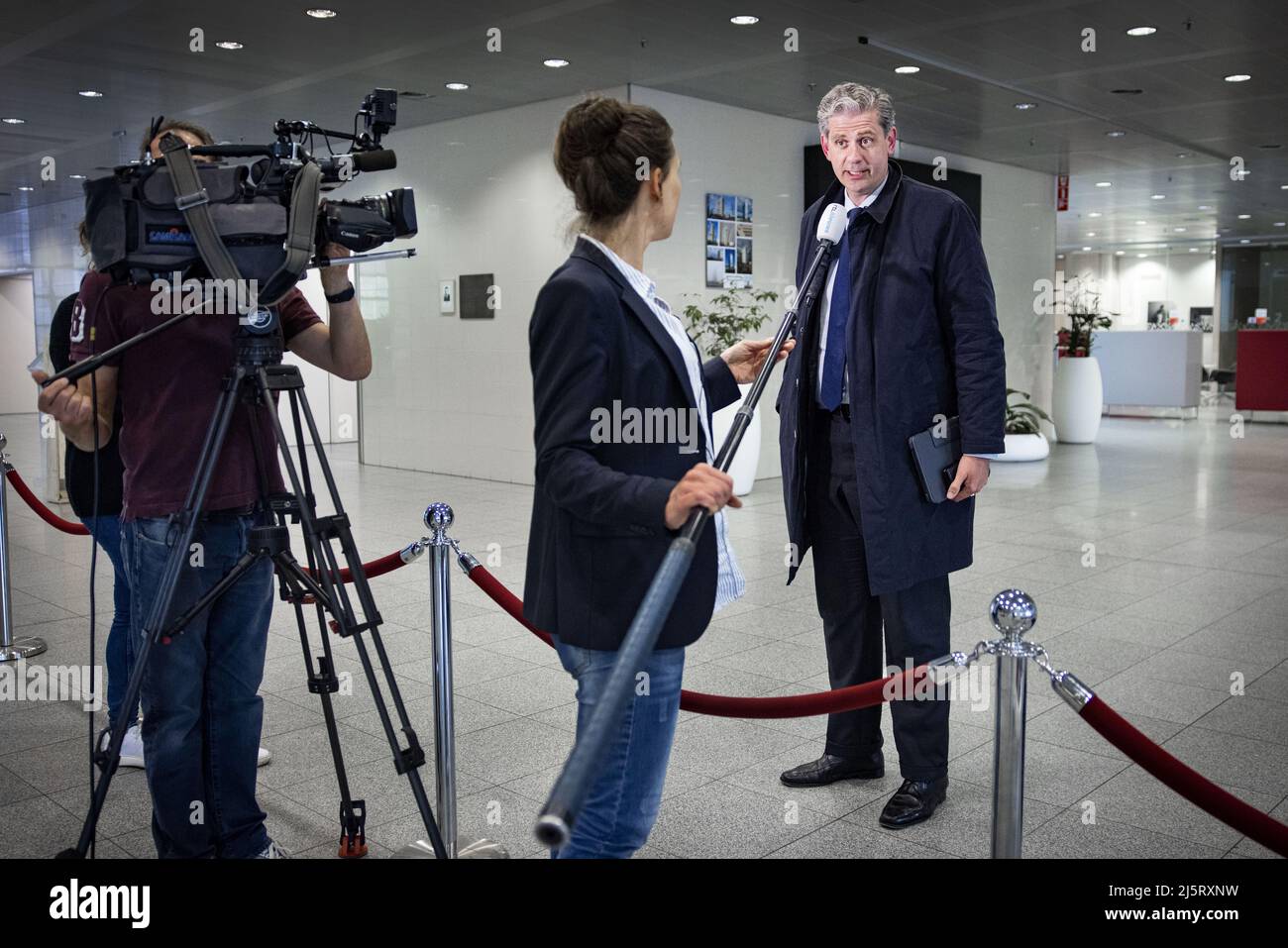 2022-04-25 18:39:27 UTRECHT - Mayor Wouter Kolff of Dordrecht arrives ...