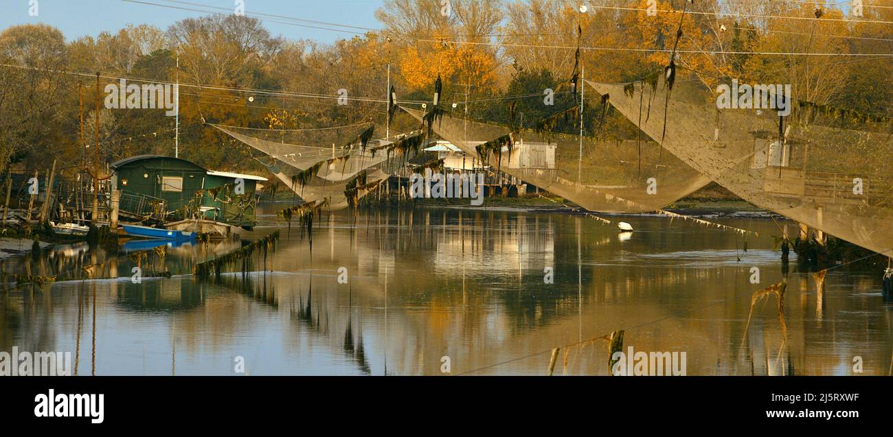 Capanni da pesca hi-res stock photography and images - Alamy