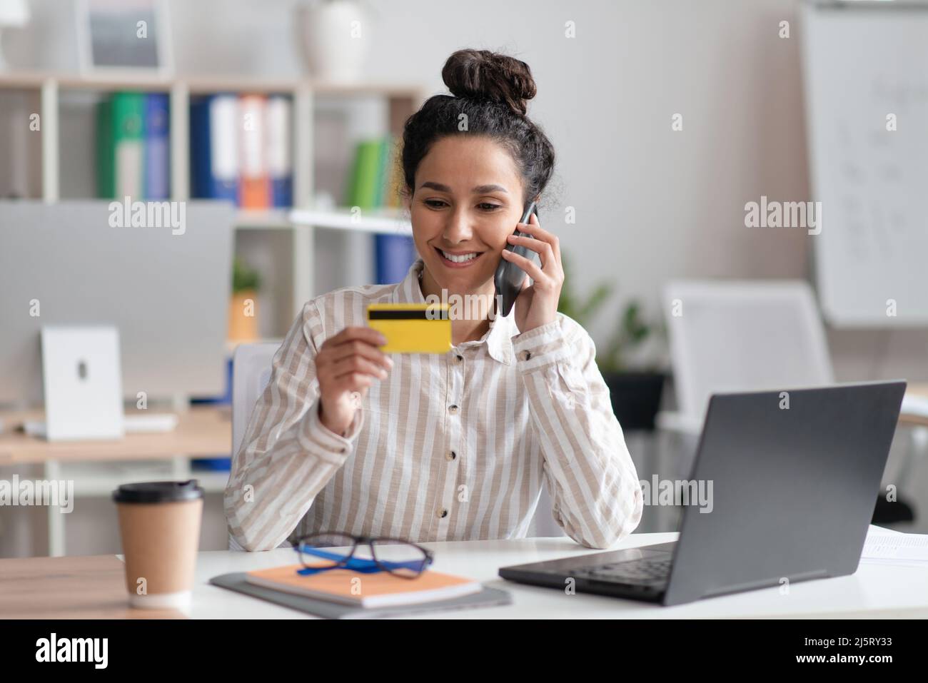 Commerce calling hi-res stock photography and images - Alamy