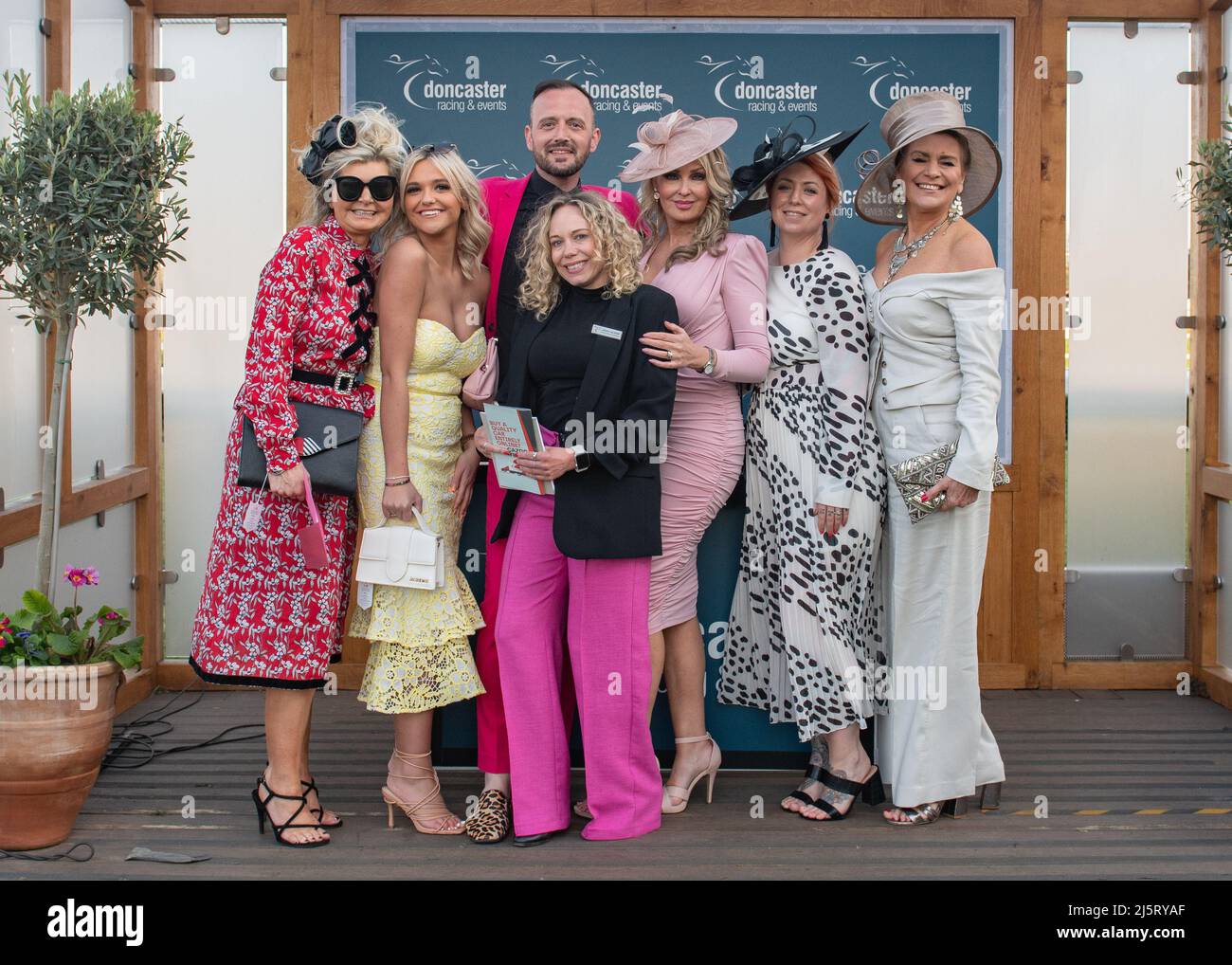 Doncaster Racecourse - Best Dressed Lady - April 2022 Stock Photo - Alamy