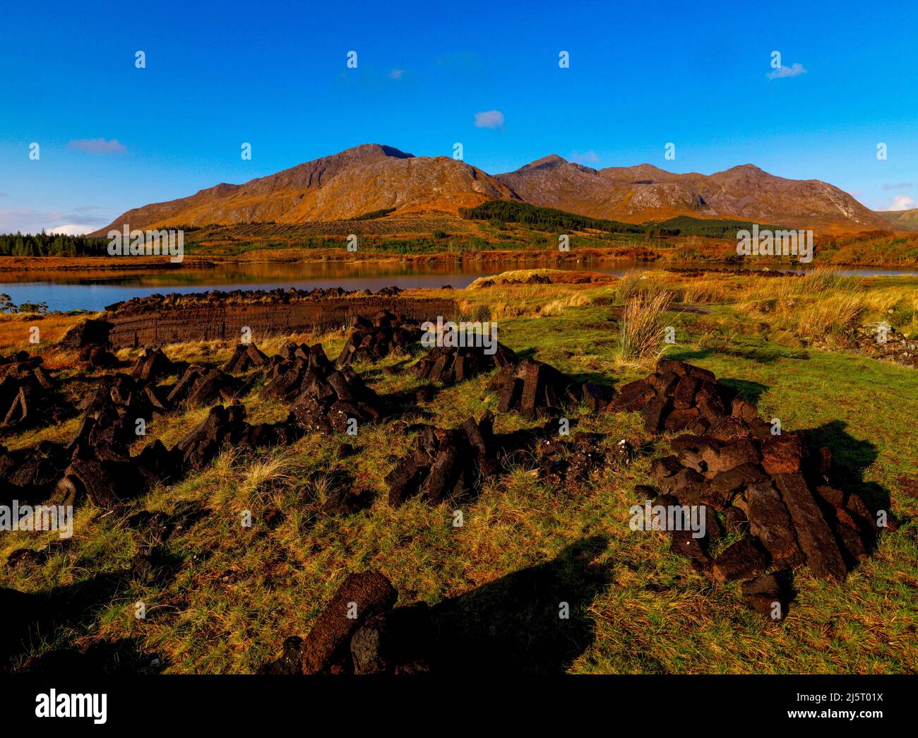 Galway turf hi-res stock photography and images - Alamy