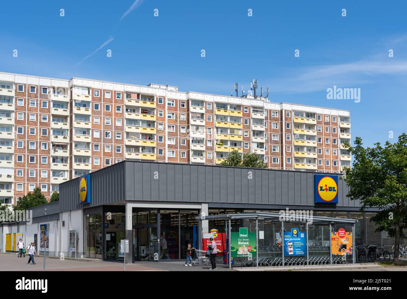 Lidl store front hi-res stock photography and images - Alamy