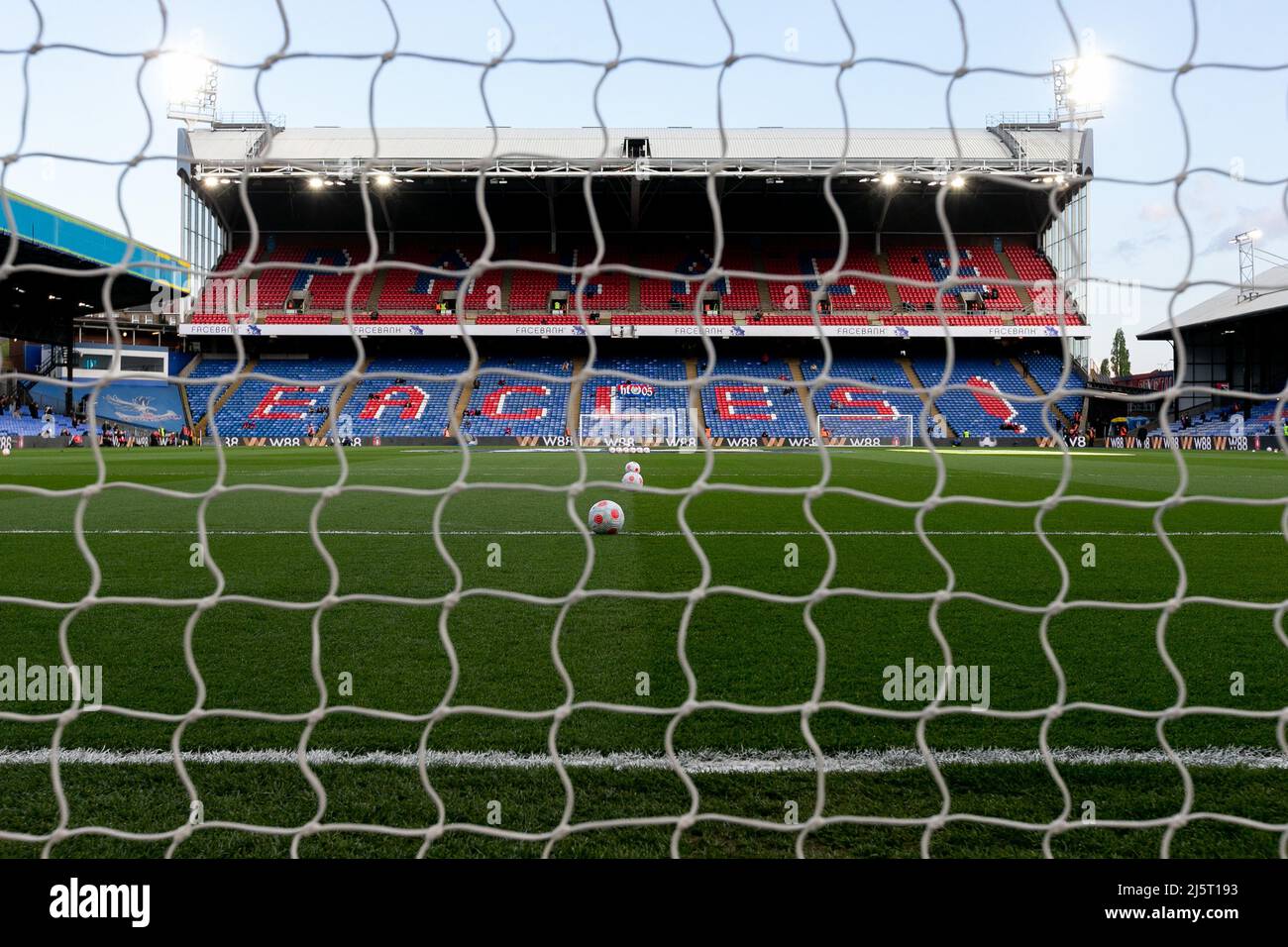Crystal palace selhurst park stadium hi-res stock photography and ...