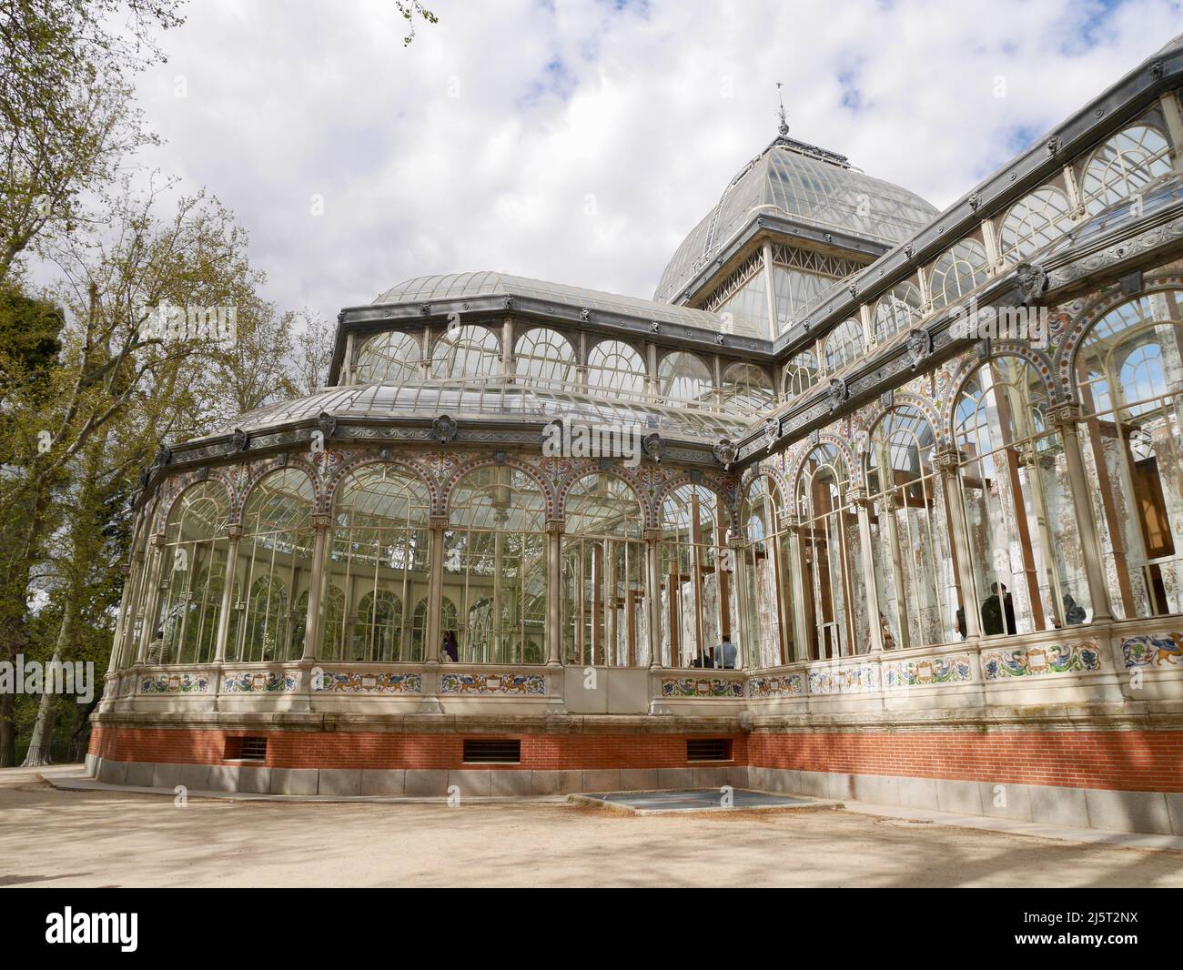 Crystal Palace, Palacio de Cristal, in Retiro Park. Madrid, Spain Stock ...