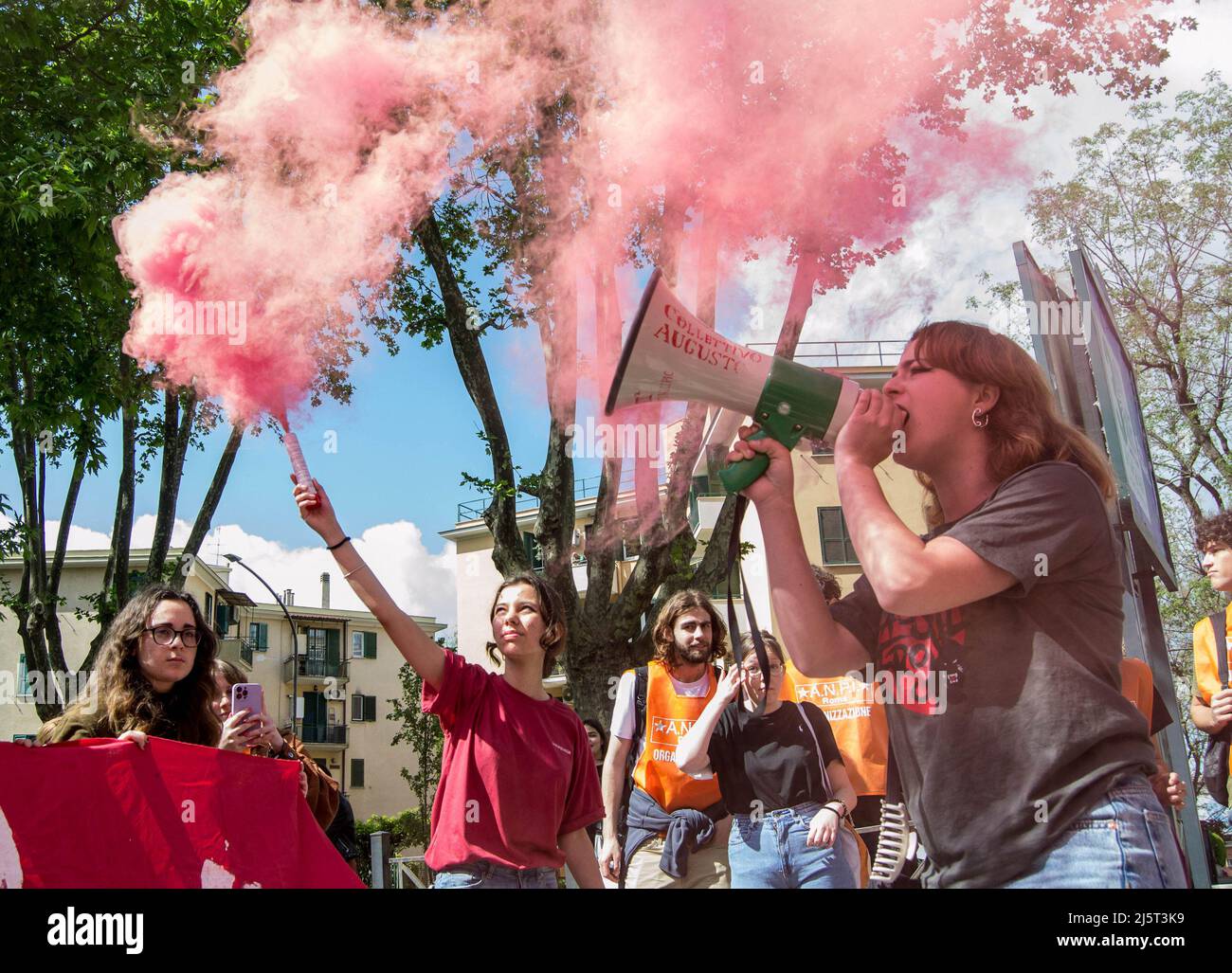 1945 partisans italy hi-res stock photography and images - Alamy