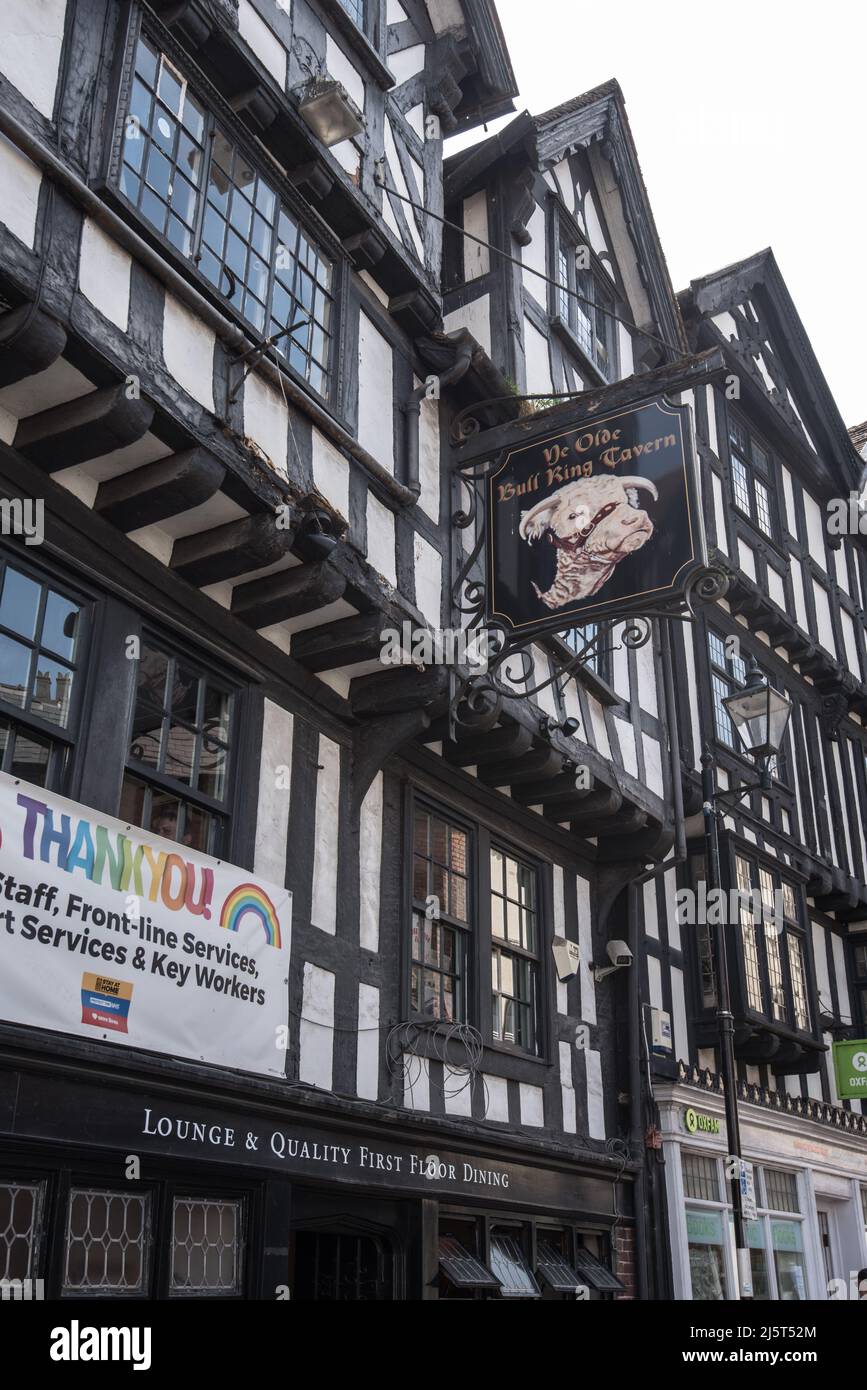 Ludlow ye olde bull ring tavern hi-res stock photography and images - Alamy