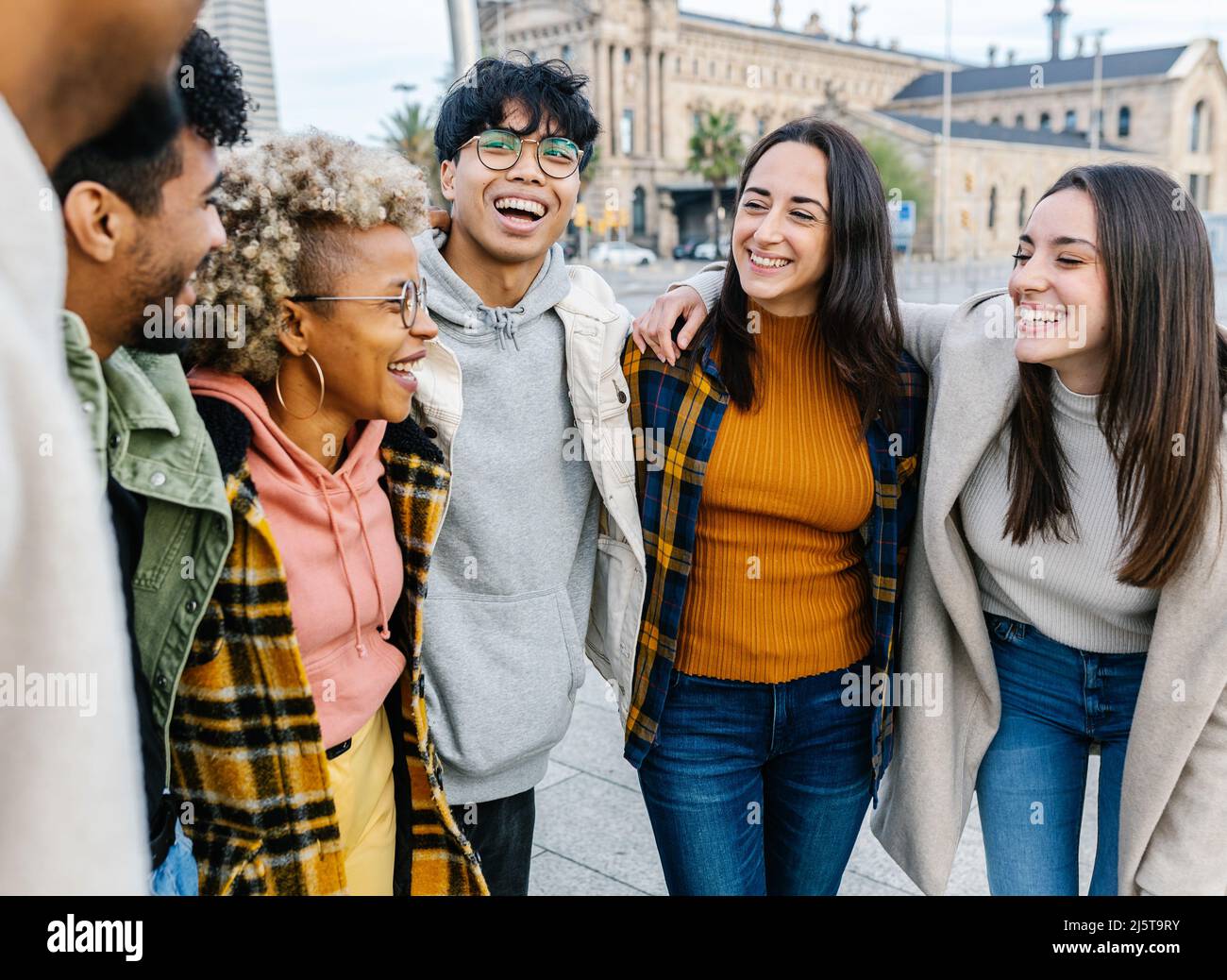Diverse group of people laughing hi-res stock photography and images ...