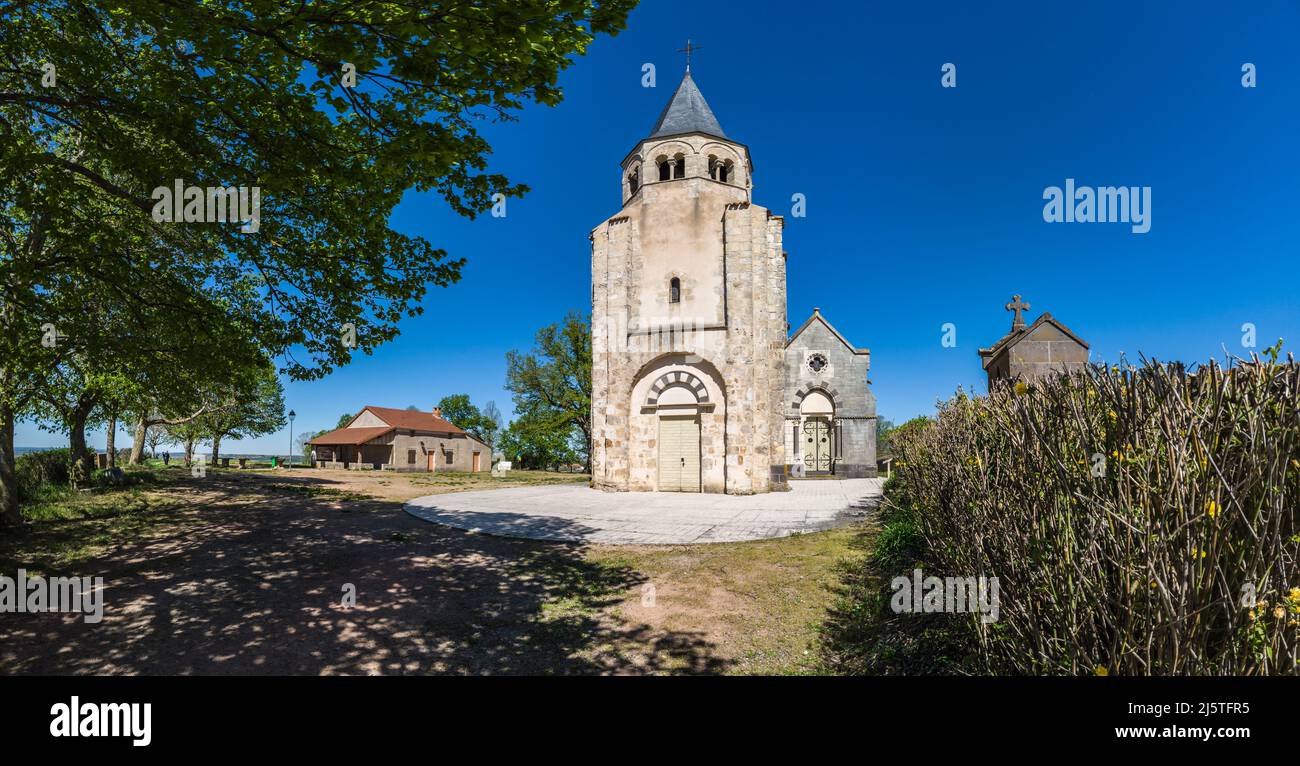 église sainte radegonde hi-res stock photography and images - Alamy