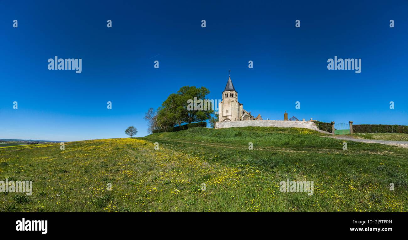 église sainte radegonde hi-res stock photography and images - Alamy