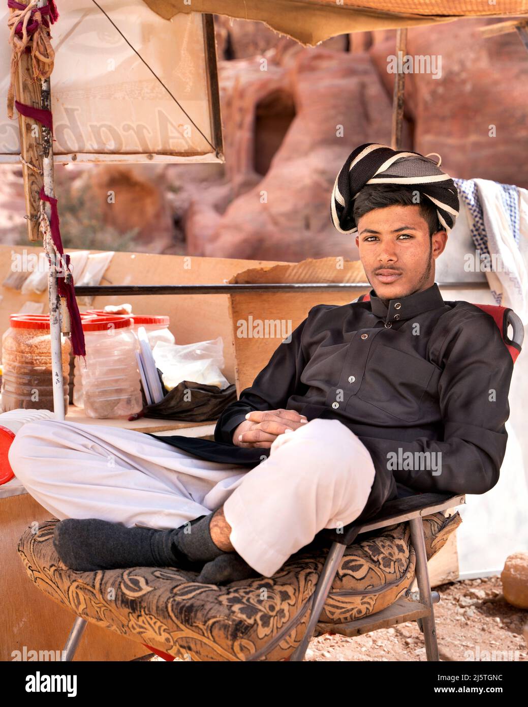 THE BEDUL BEDOUIN TRIBE ONE OF THE HUWAITAT TRIBES WHO LIVED IN PETRA ...