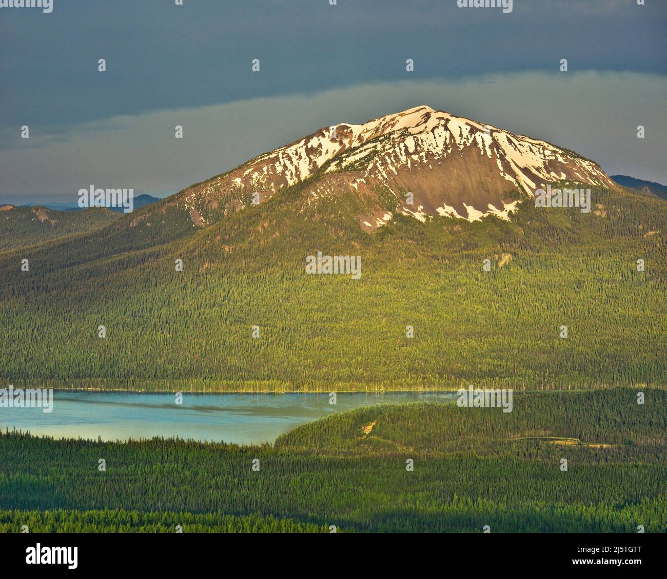 Mt. Bailey and Diamond Lake, Cascade Range, Oregon Stock Photo - Alamy