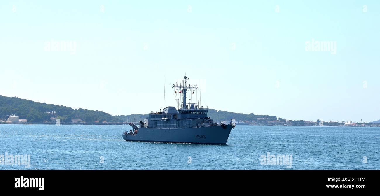 French mine hunter hi-res stock photography and images - Alamy