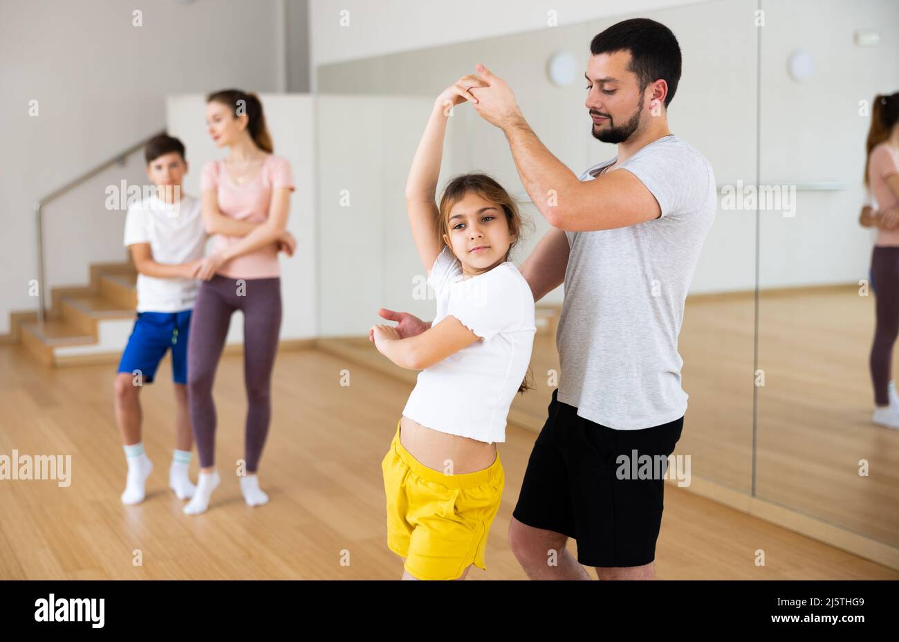 Father dance class hi-res stock photography and images - Alamy