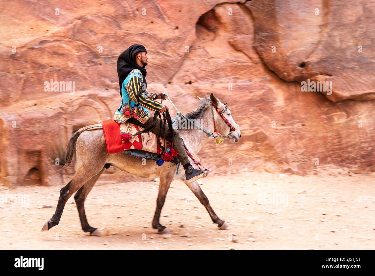 THE BEDUL BEDOUIN TRIBE ONE OF THE HUWAITAT TRIBES WHO LIVED IN PETRA ...
