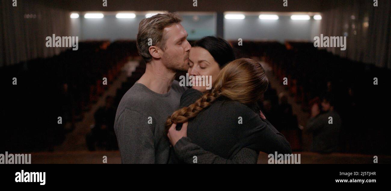 REFLECTION, (aka VIDBLYSK), from left: Nika Myslytska, Nadiya Levchenko ...