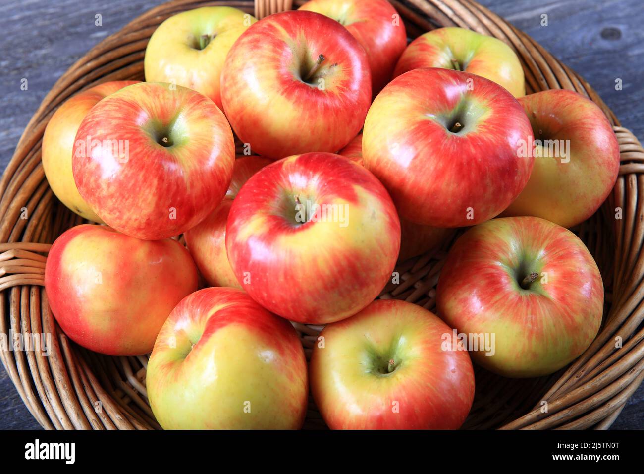Fresh Organic Apples Stock Photo - Alamy