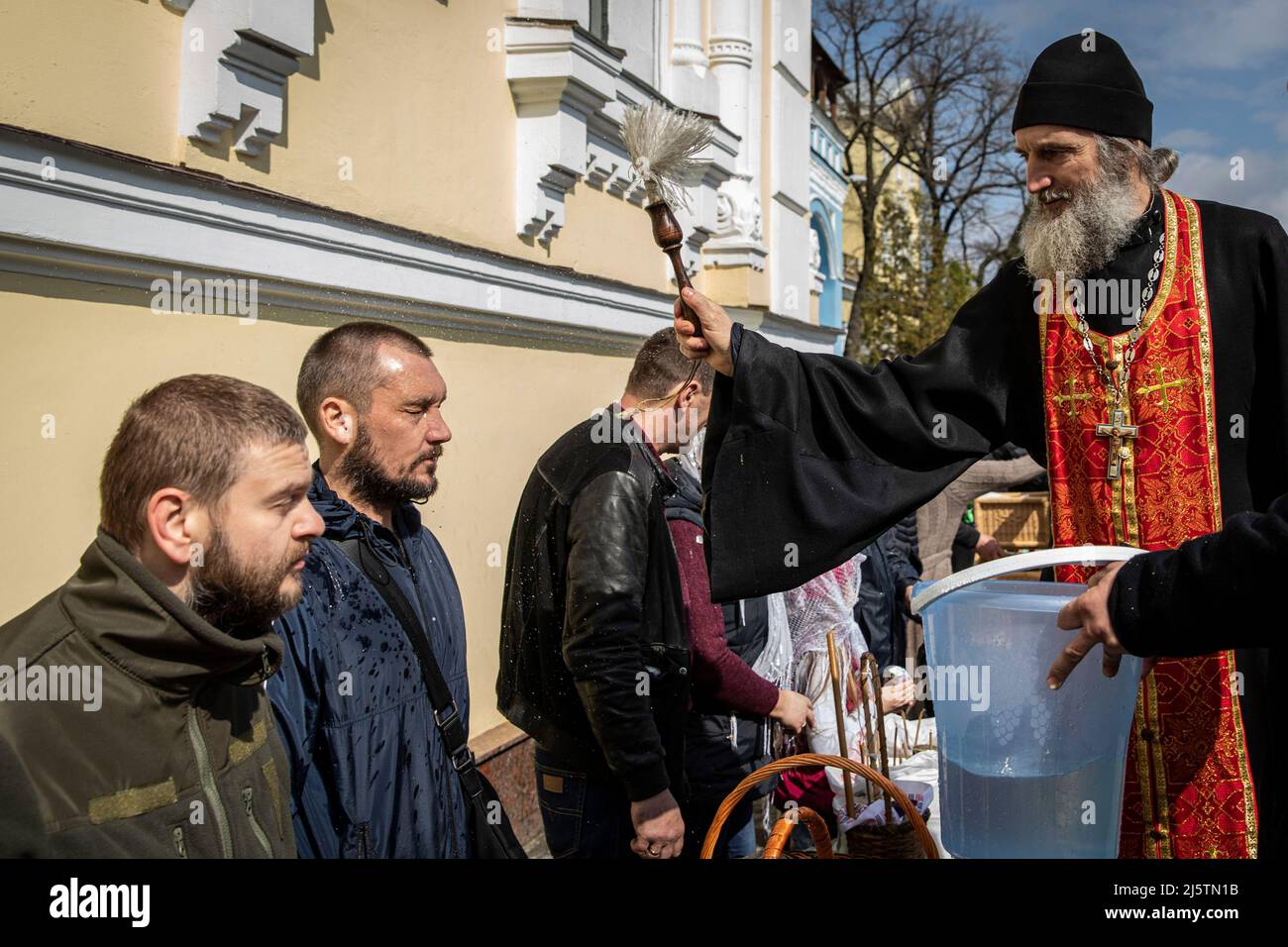 Priest blessing congregation hi-res stock photography and images - Alamy