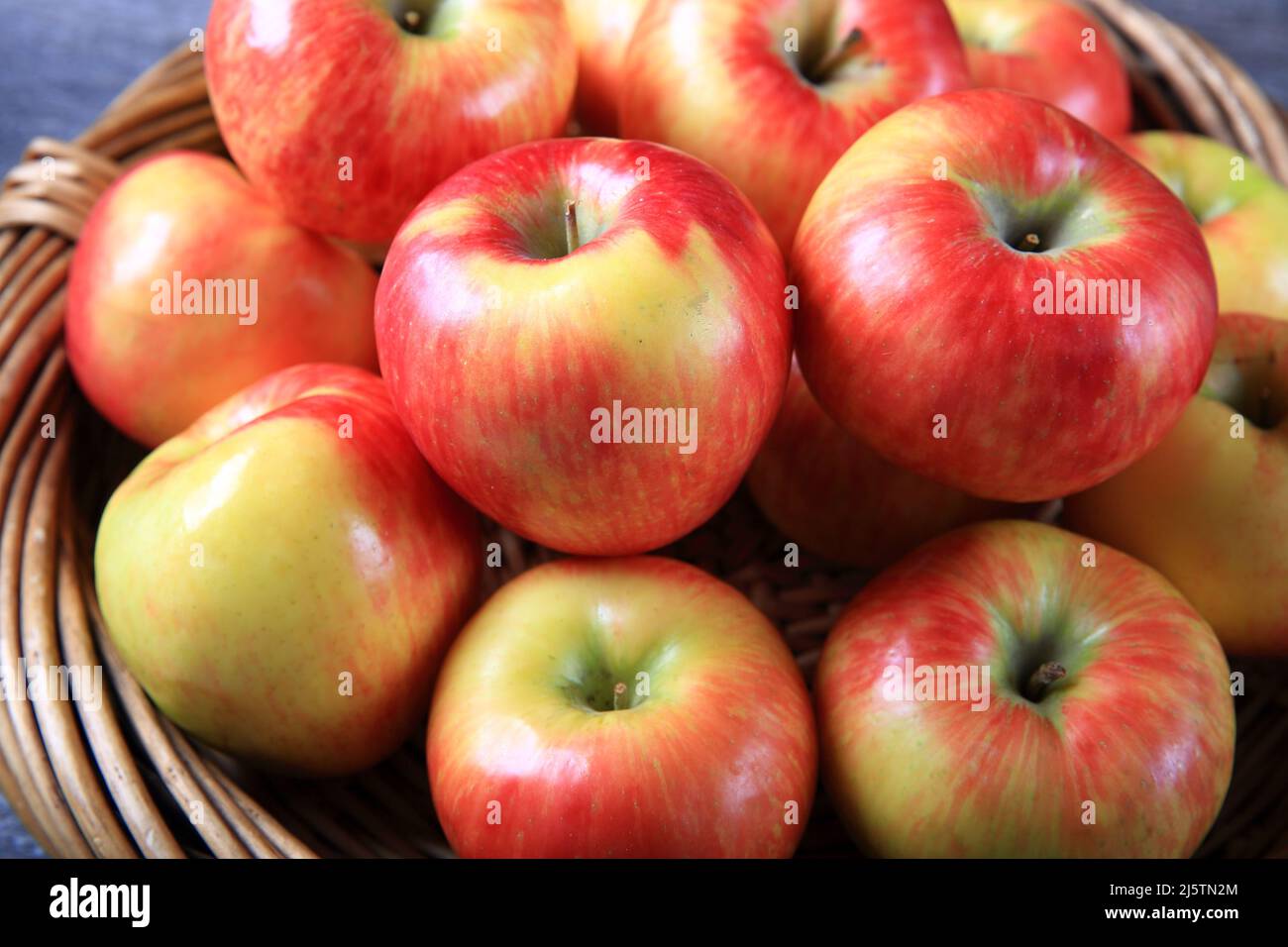 Fresh Organic Apples Stock Photo - Alamy