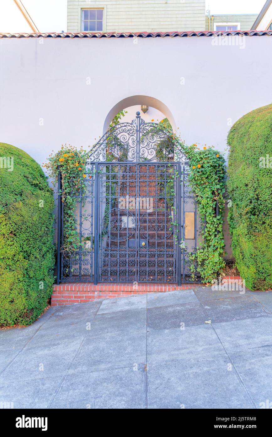 Back entrance area of house hi-res stock photography and images - Alamy