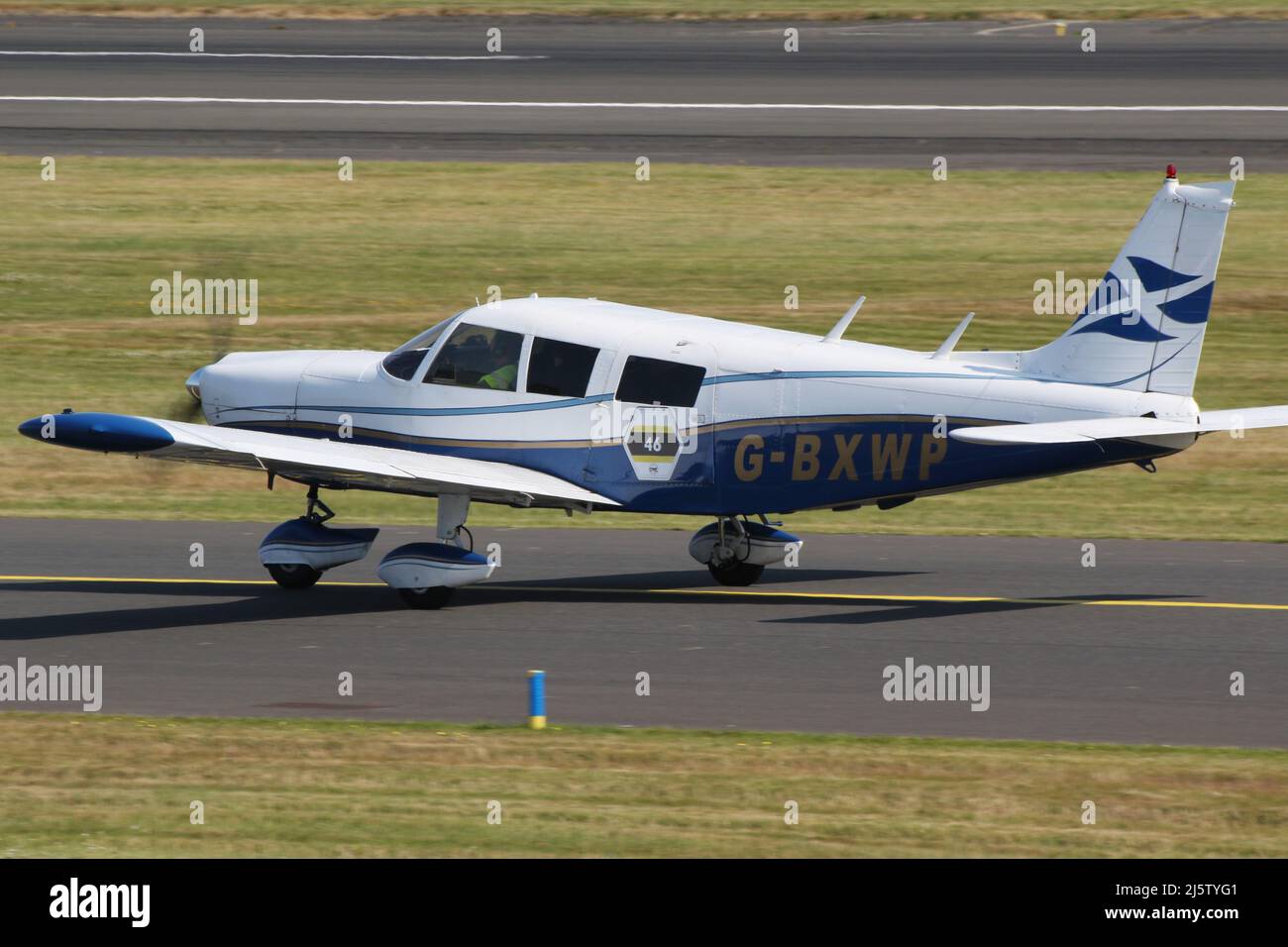 Piper pa 32 300 cherokee 6 hi-res stock photography and images - Alamy