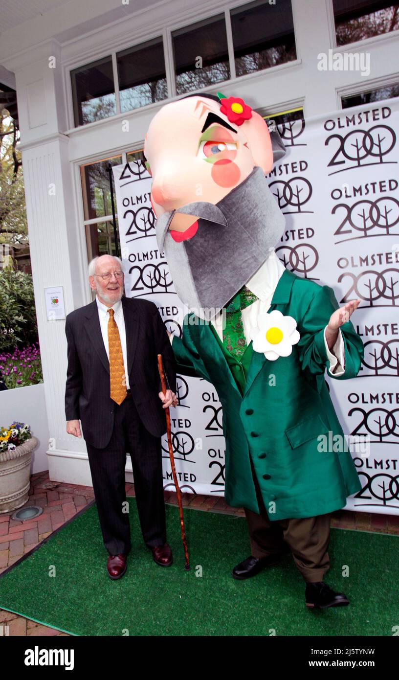 New York City, New York, United States. 25th Apr, 2022. Charles Elliot ...
