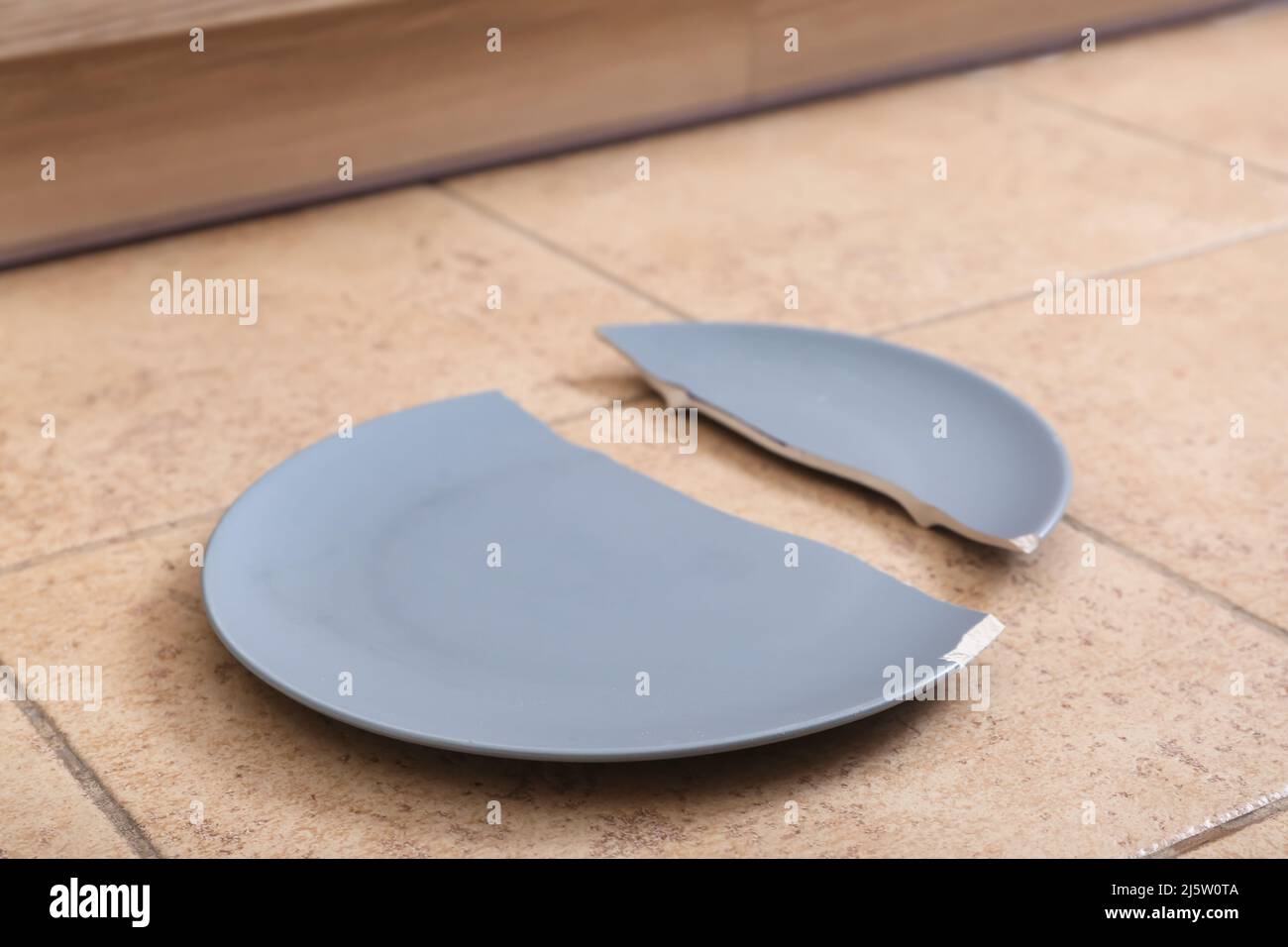 Ceramic plate two pieces hi-res stock photography and images - Alamy