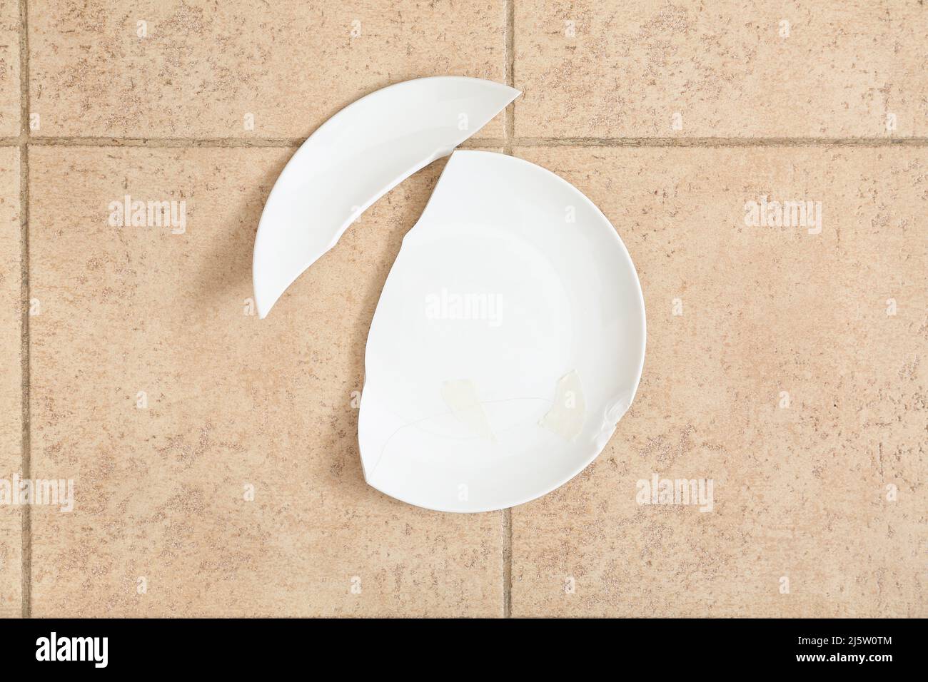 Smash tile hi-res stock photography and images - Alamy