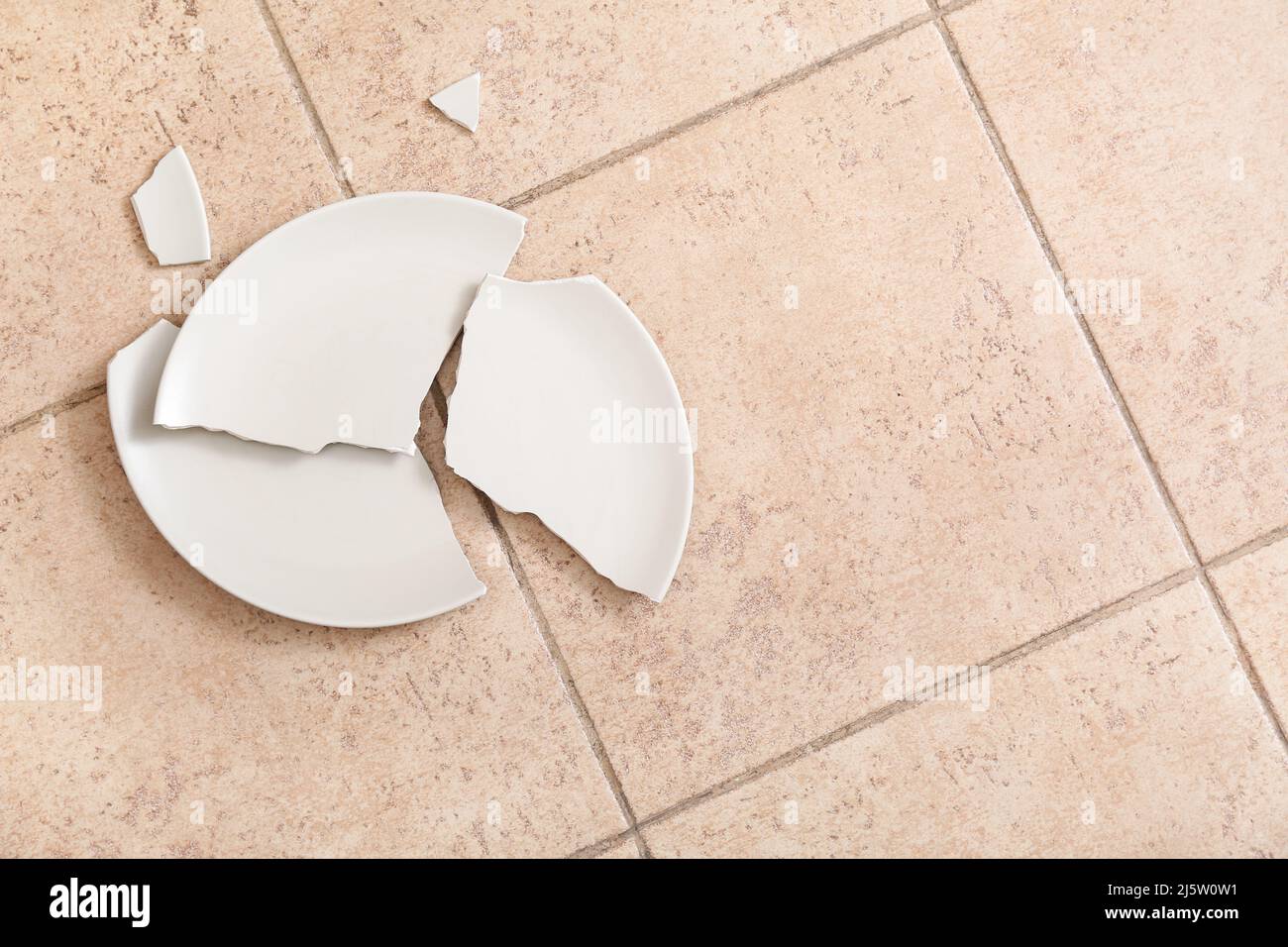 Smash tile hi-res stock photography and images - Alamy