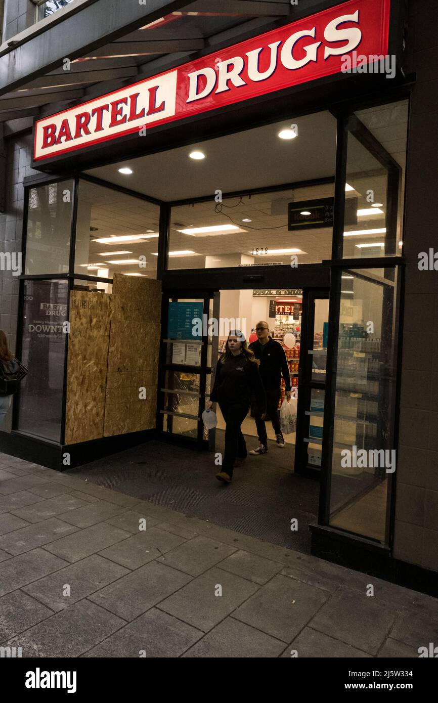 Downtown police drugs hi-res stock photography and images - Alamy