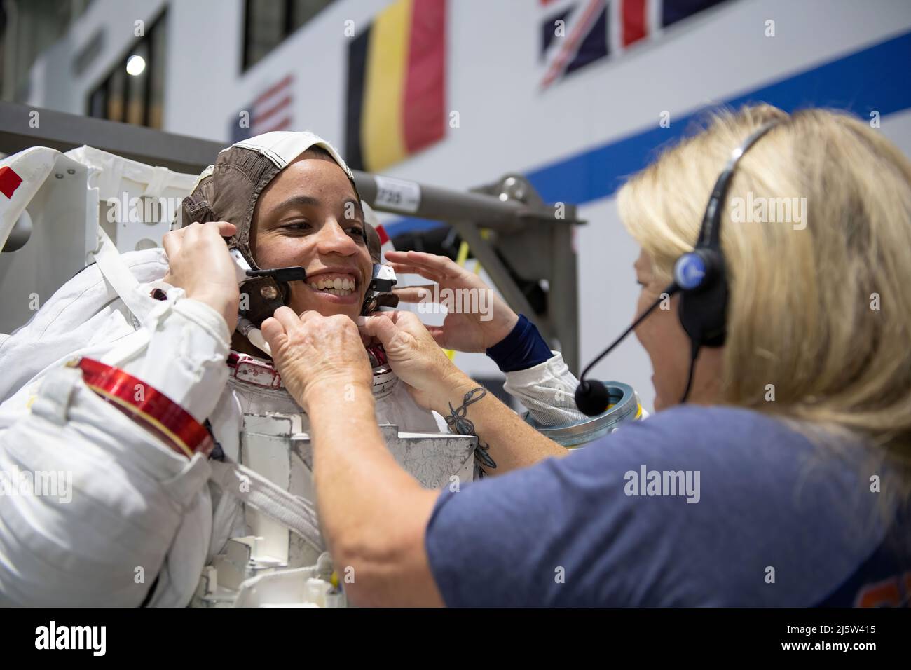 Female canadian astronaut hi-res stock photography and images - Alamy
